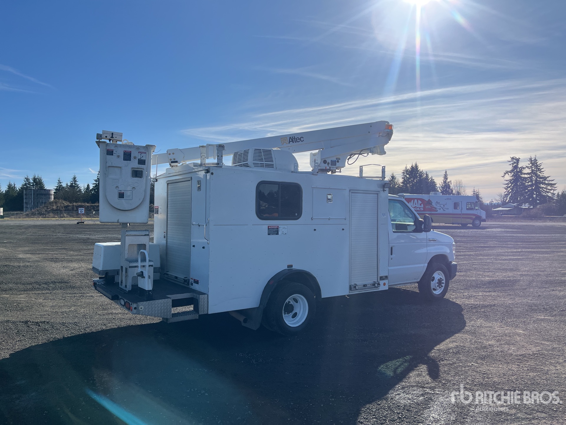 Altec AT200A 30 ft on 2018 Ford E350 XL 4x2 Van Mounted Aerial Lift ...