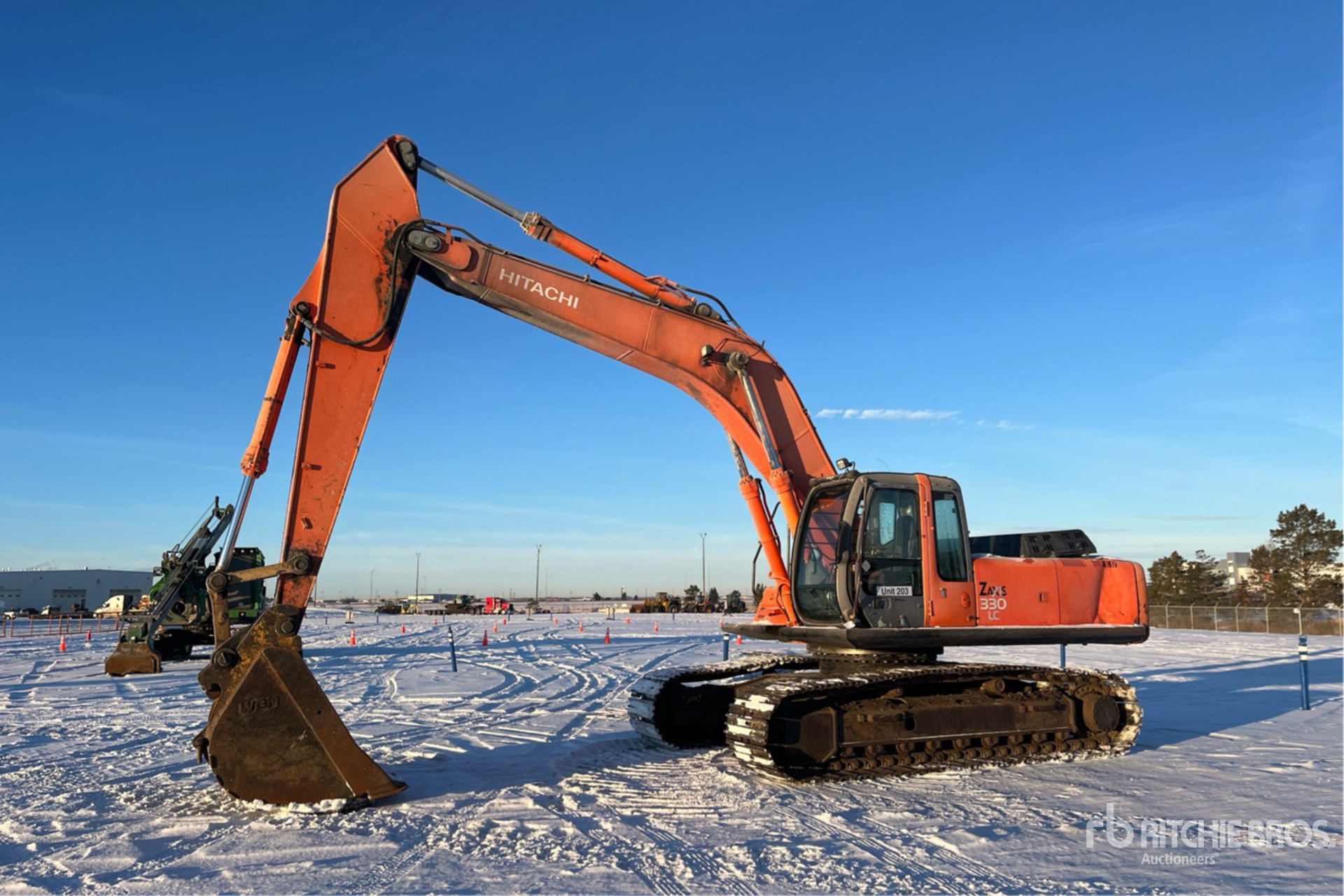 2004 Hitachi ZX330LC Tracked Excavator | Ritchie Bros. Auctioneers