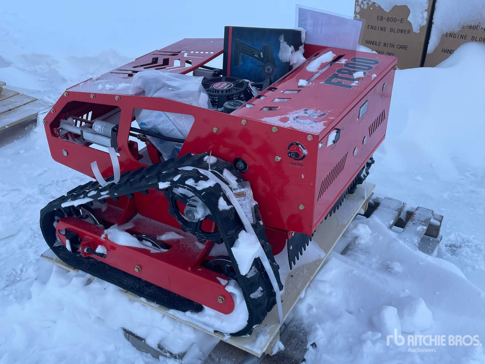 2024 Future FT800 Crawler Lawn Mower (Unused) | Ritchie Bros. Auctioneers
