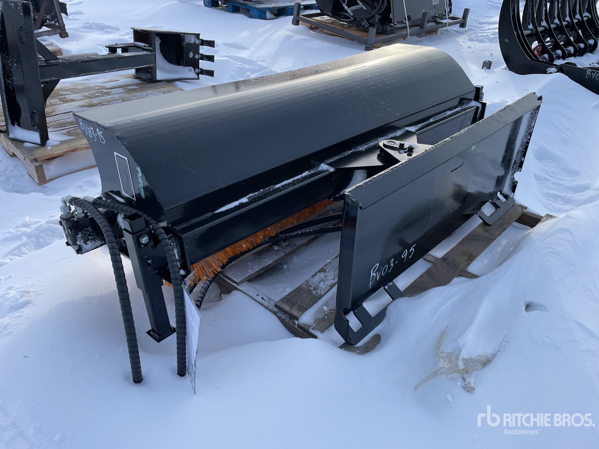 2024 Future FT-SE61 61 in Skid Steer Sweeper (Unused) | Ritchie Bros ...
