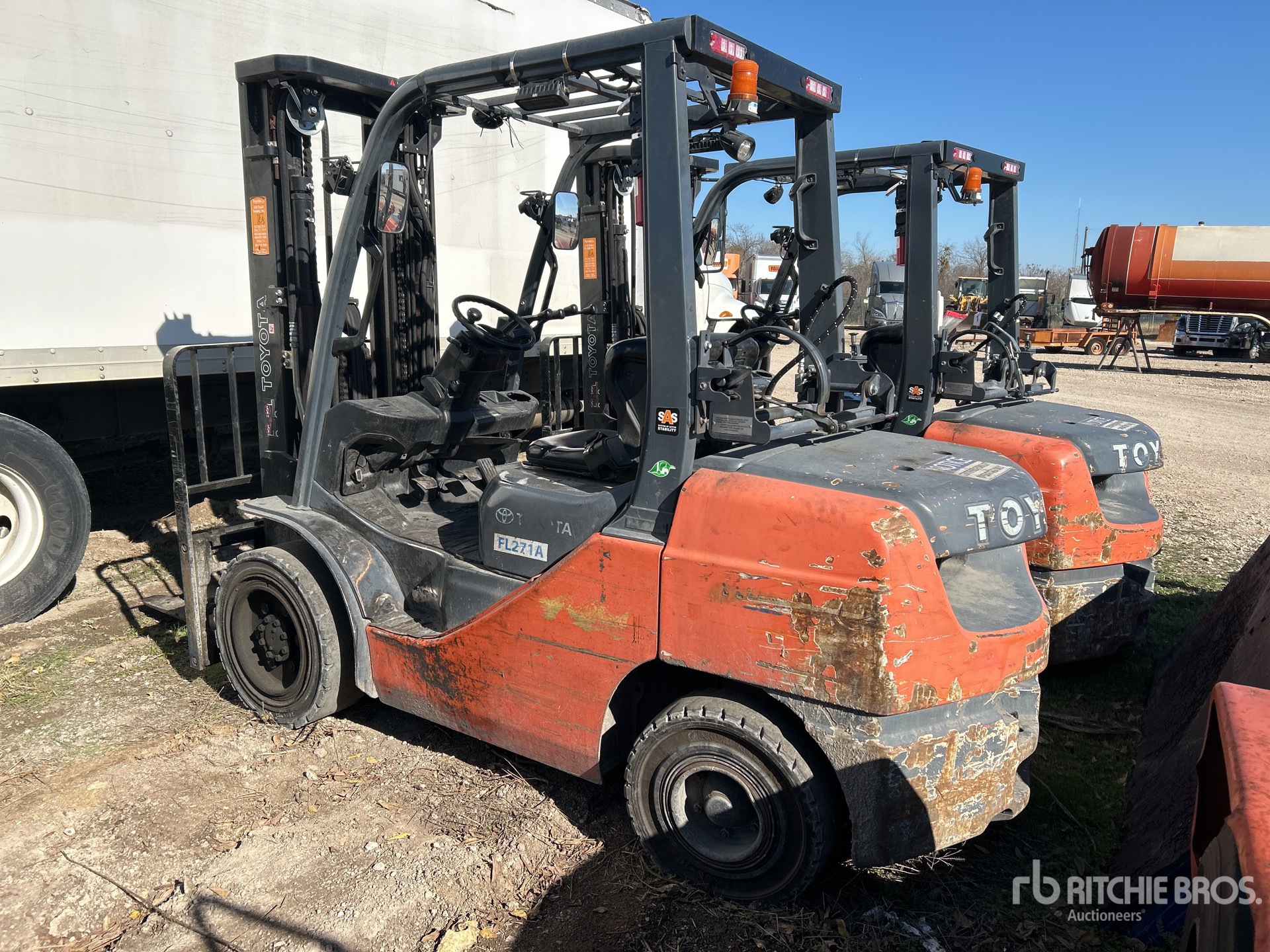 2017 Toyota 8FGU32 6250 lb Pneumatic Tire Forklift | Ritchie Bros ...