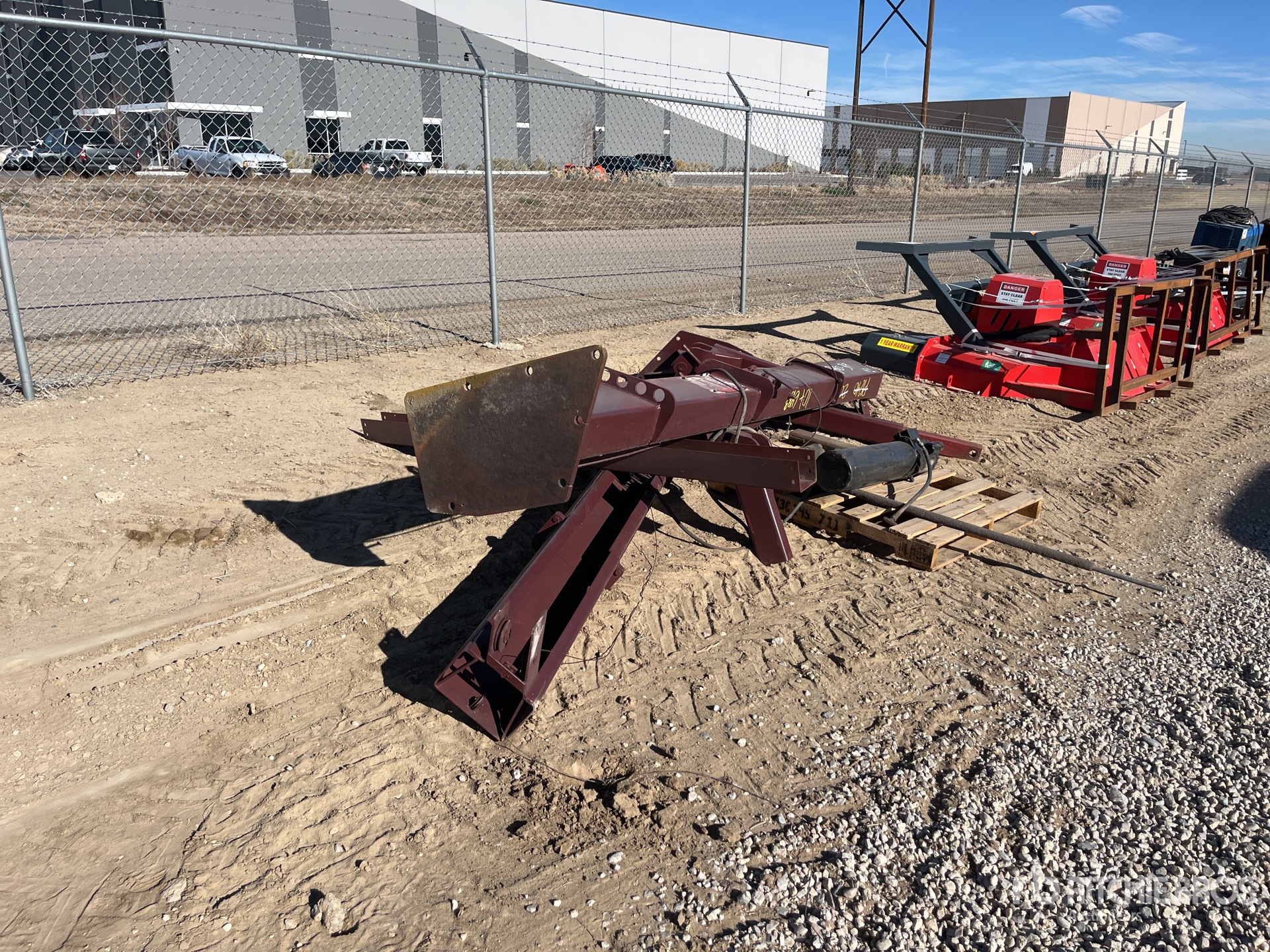 truck lift | Ritchie Bros. Auctioneers