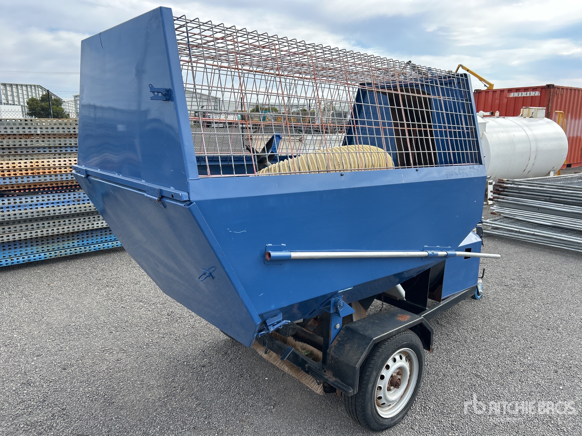 Dungo 2000 mm x 1200 mm S/A Horse Manure Picker Divers - Équipement ...