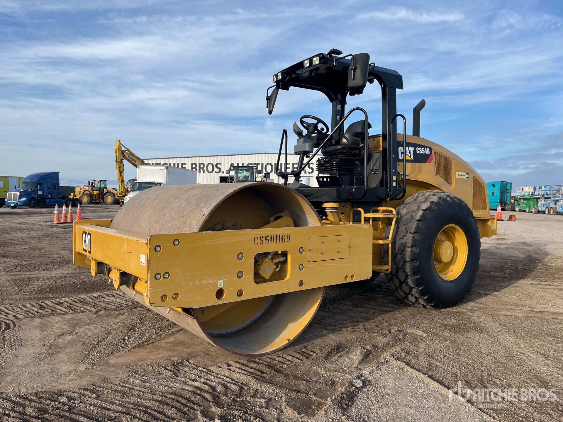 2021 Cat CS54B Smooth Drum Compactor | Ritchie Bros. Auctioneers