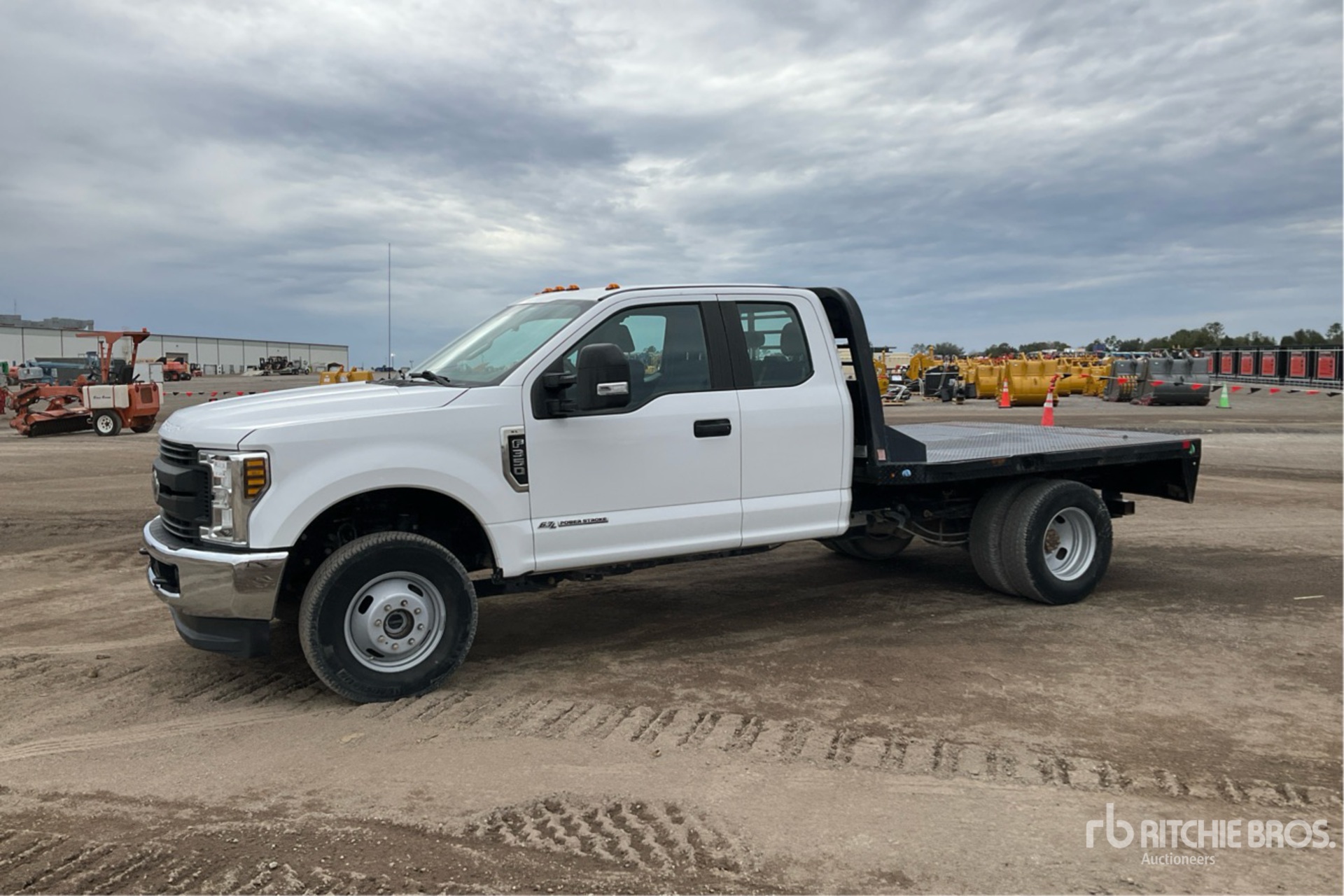 2019 Ford F-350 XL 4x4 Extended Cab Flatbed Truck | Ritchie Bros ...