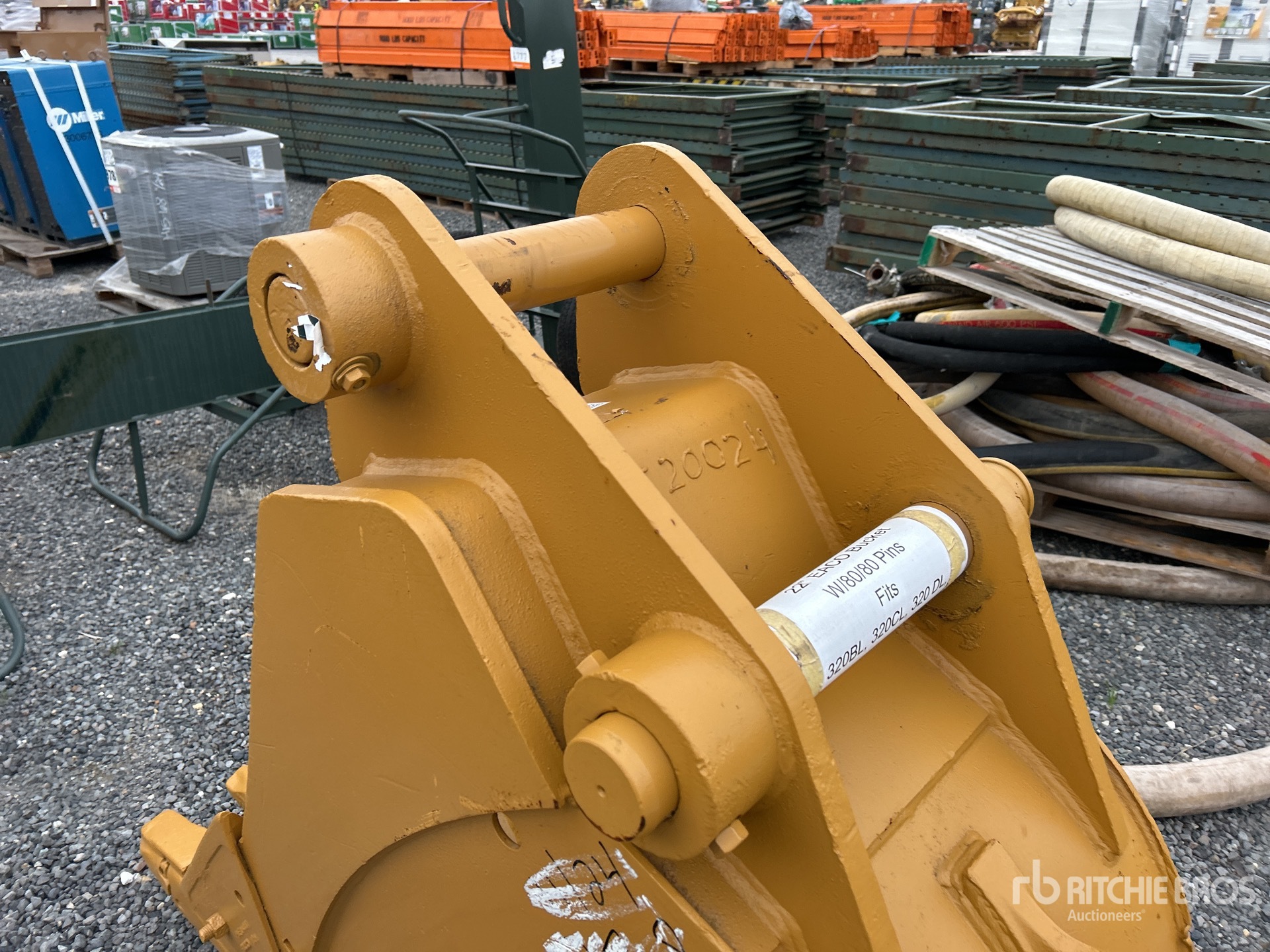 Esco 24 In Digging Excavator Bucket | Ritchie Bros. Auctioneers