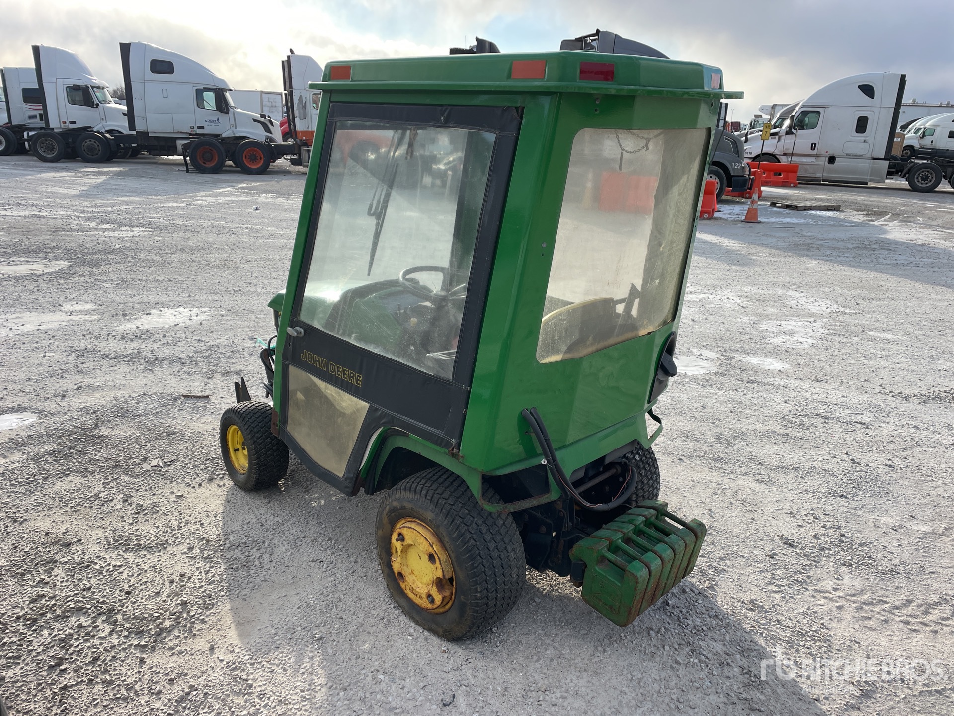 1998 John Deere 425 2WD Utility Tractor (Inoperable) | Ritchie Bros ...