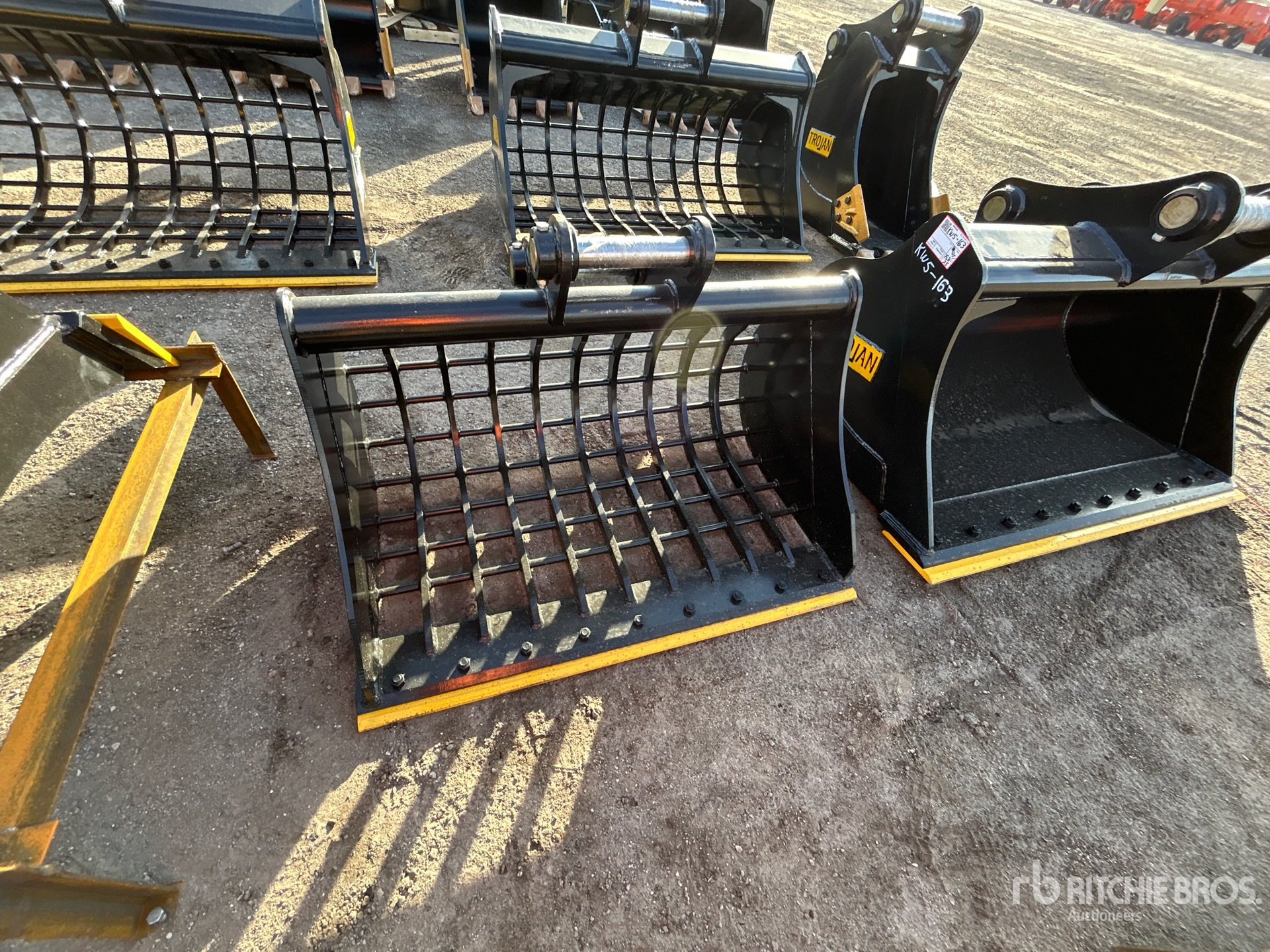 Trojan 80CL 48 in Skeleton Excavator Bucket - Fits Trojan Cat 307/308 ...