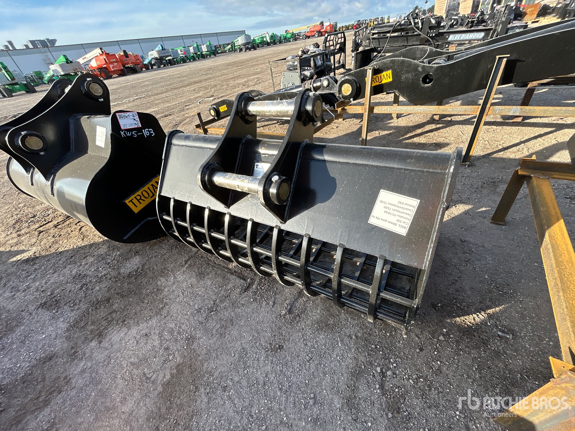 Trojan 80CL 48 in Skeleton Excavator Bucket - Fits Trojan Cat 307/308 ...
