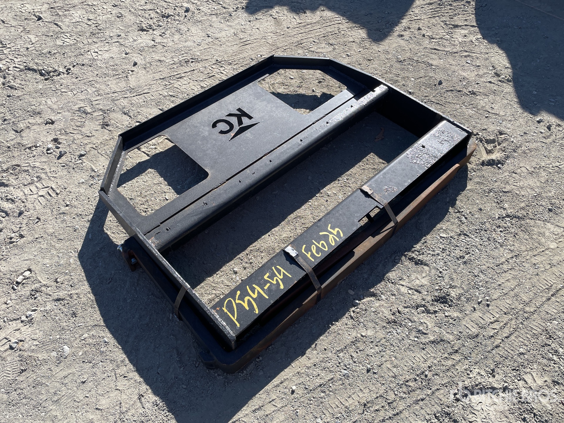 2024 Kit Containers QT-45-FF-42 42 in Skid Steer Forks | Ritchie Bros ...