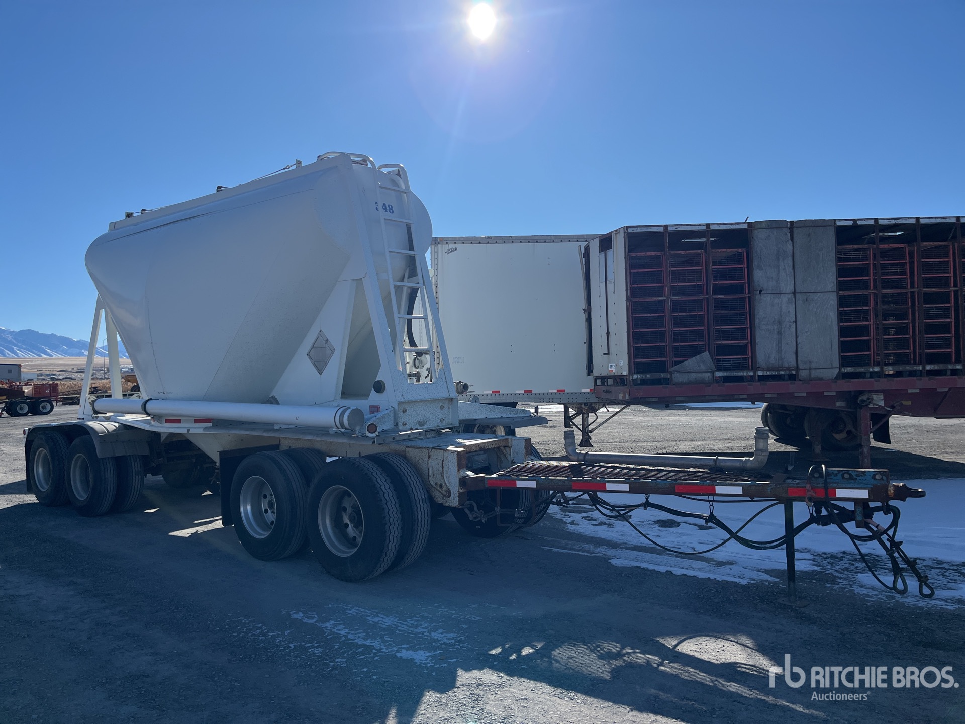 1989 Beall BAPT-71-1 715 cft Quad/A Pneumatic Bulk Trailer | Ritchie ...