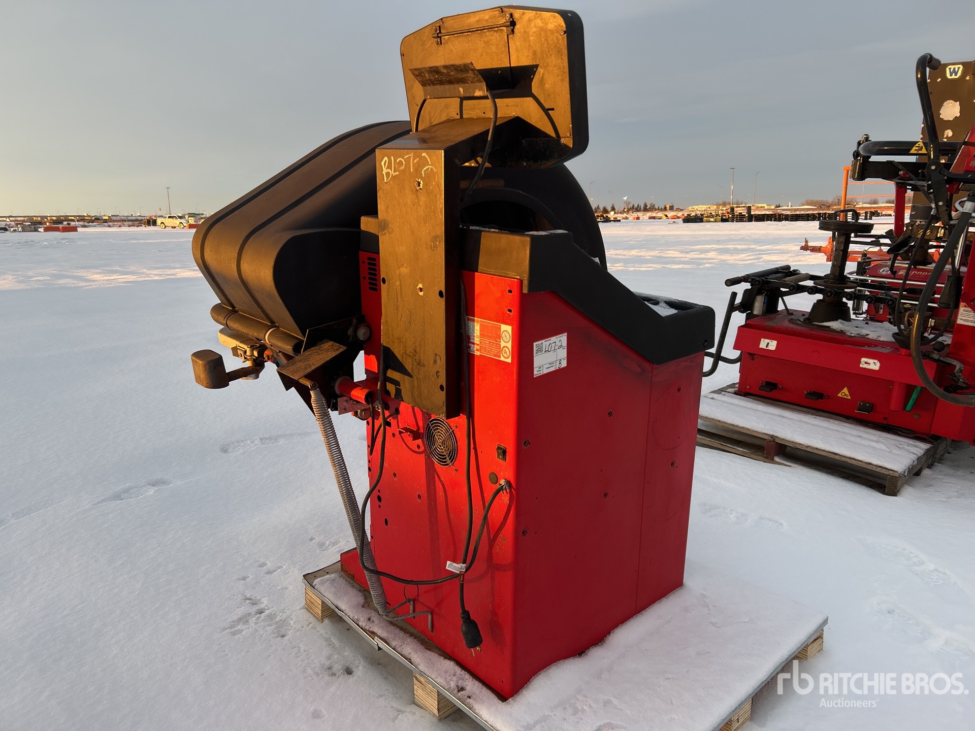 Hunter DSP9600 Wheel Balancer | Ritchie Bros. Auctioneers