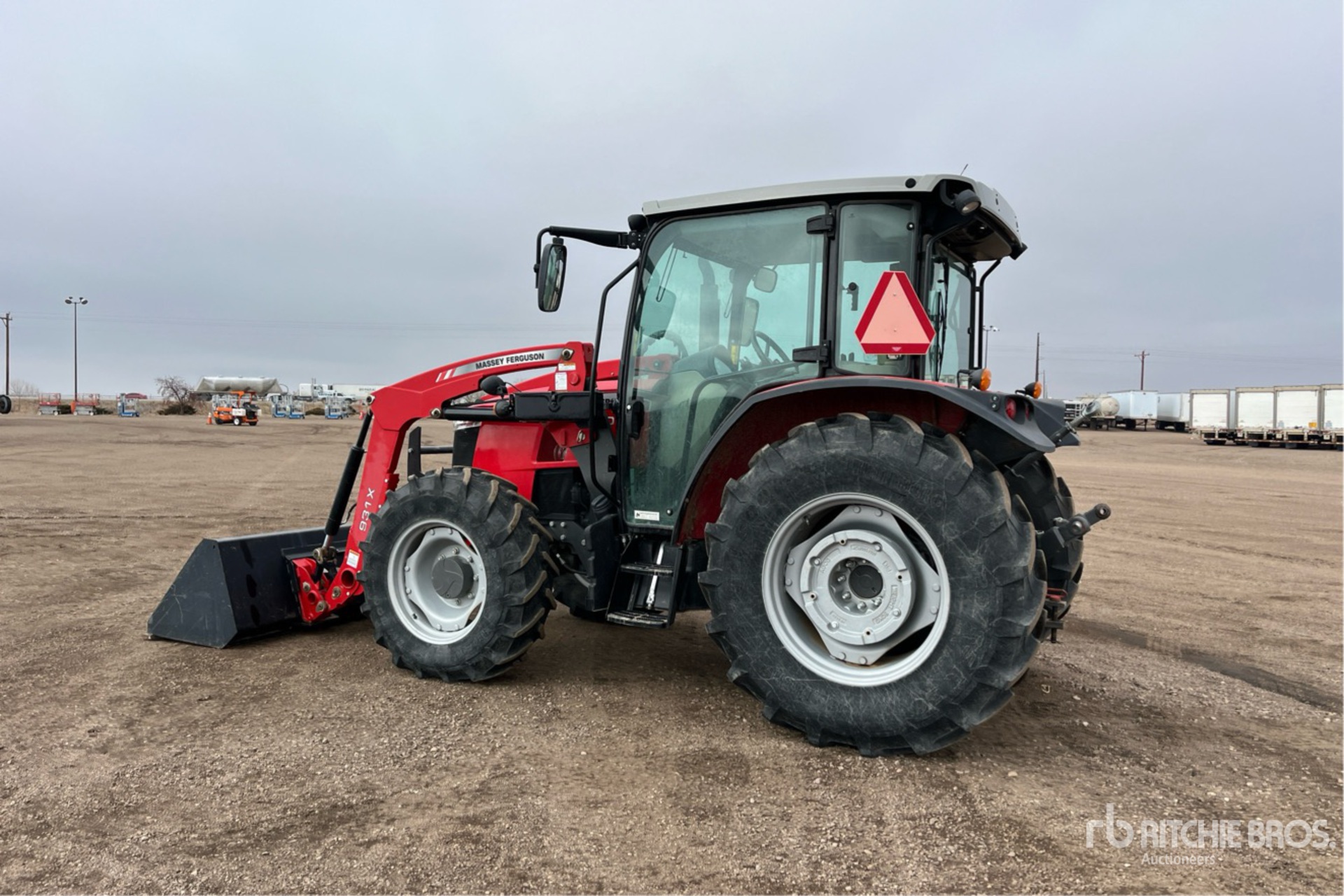 2018 Massey Ferguson MF4709 4WD Tractor | Ritchie Bros. Auctioneers