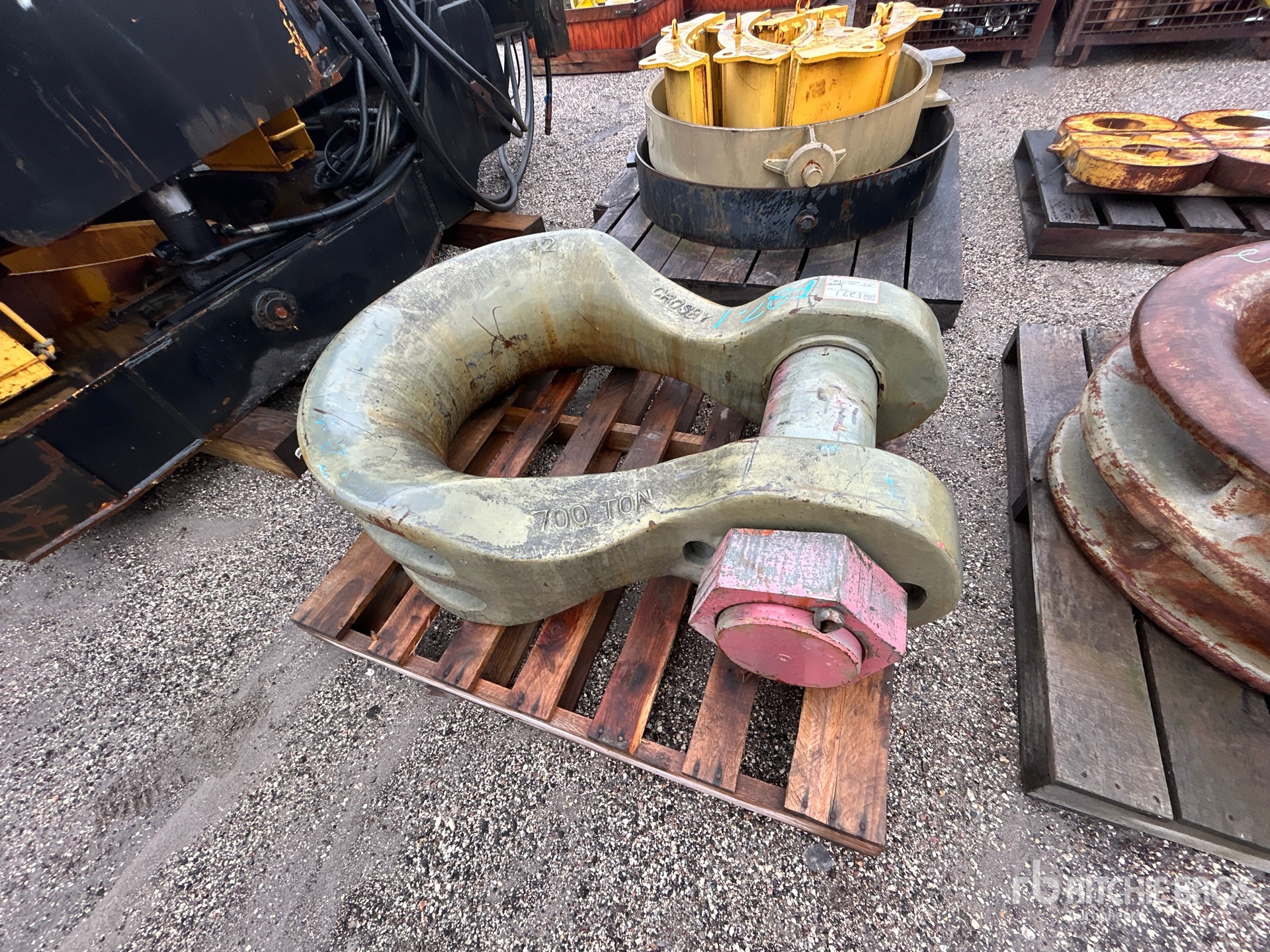 Crosby 12 in Wide Body Shackle - Fits Crosby 700 ton | Ritchie Bros ...