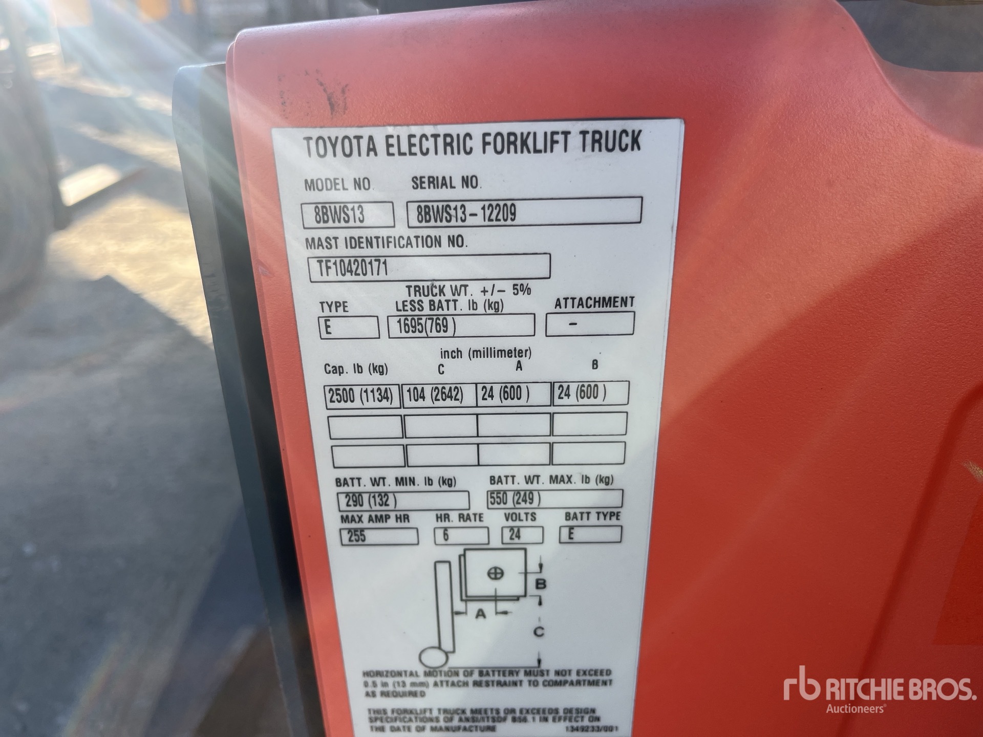 2022 Toyota 8BWS13 2500 lb Electric Stacker | Ritchie Bros. Auctioneers