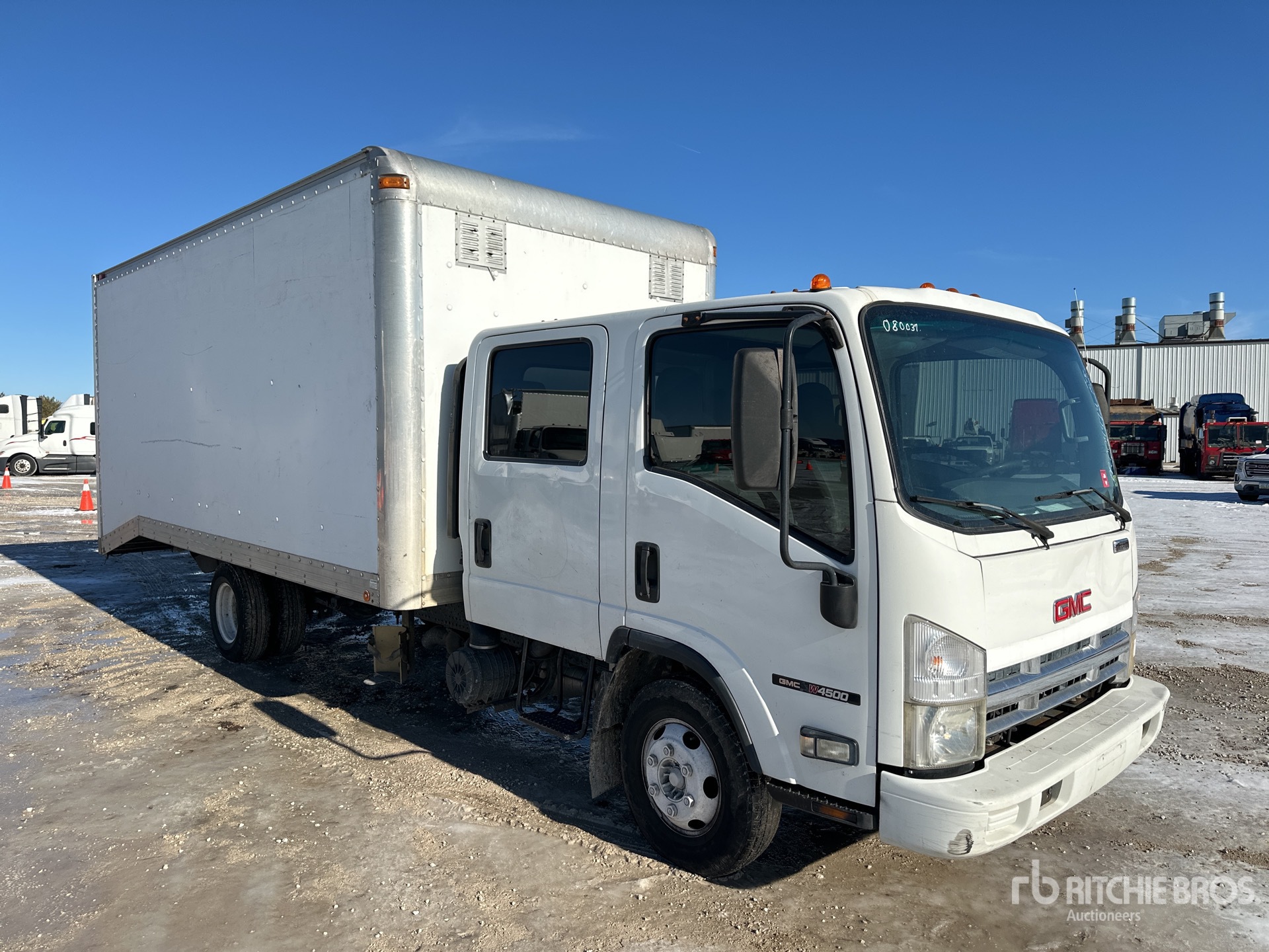 2008 GMC W4500 4x2 COE Crew Cab Van Truck | Ritchie Bros. Auctioneers