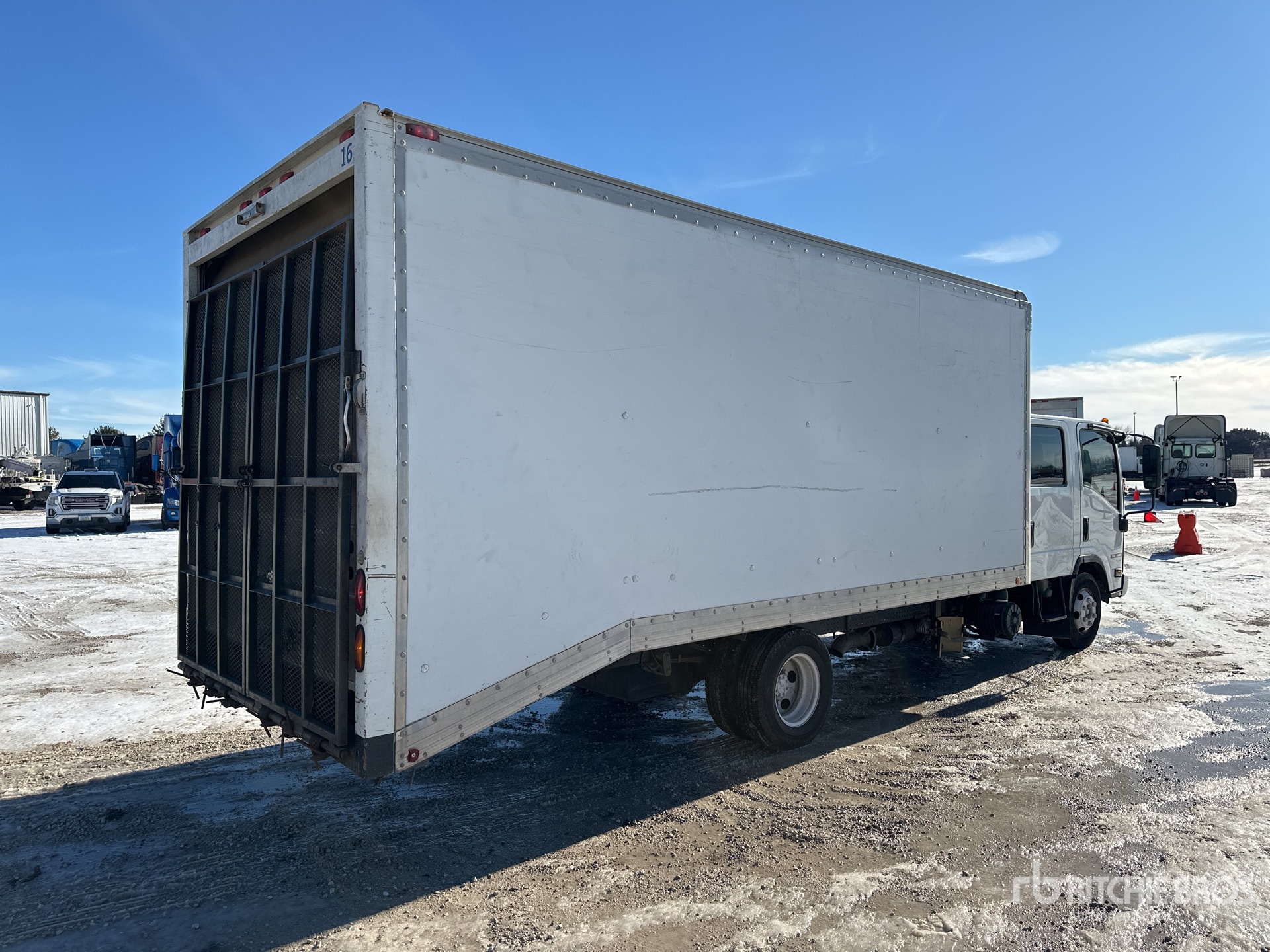 2008 GMC W4500 4x2 COE Crew Cab Van Truck | Ritchie Bros. Auctioneers