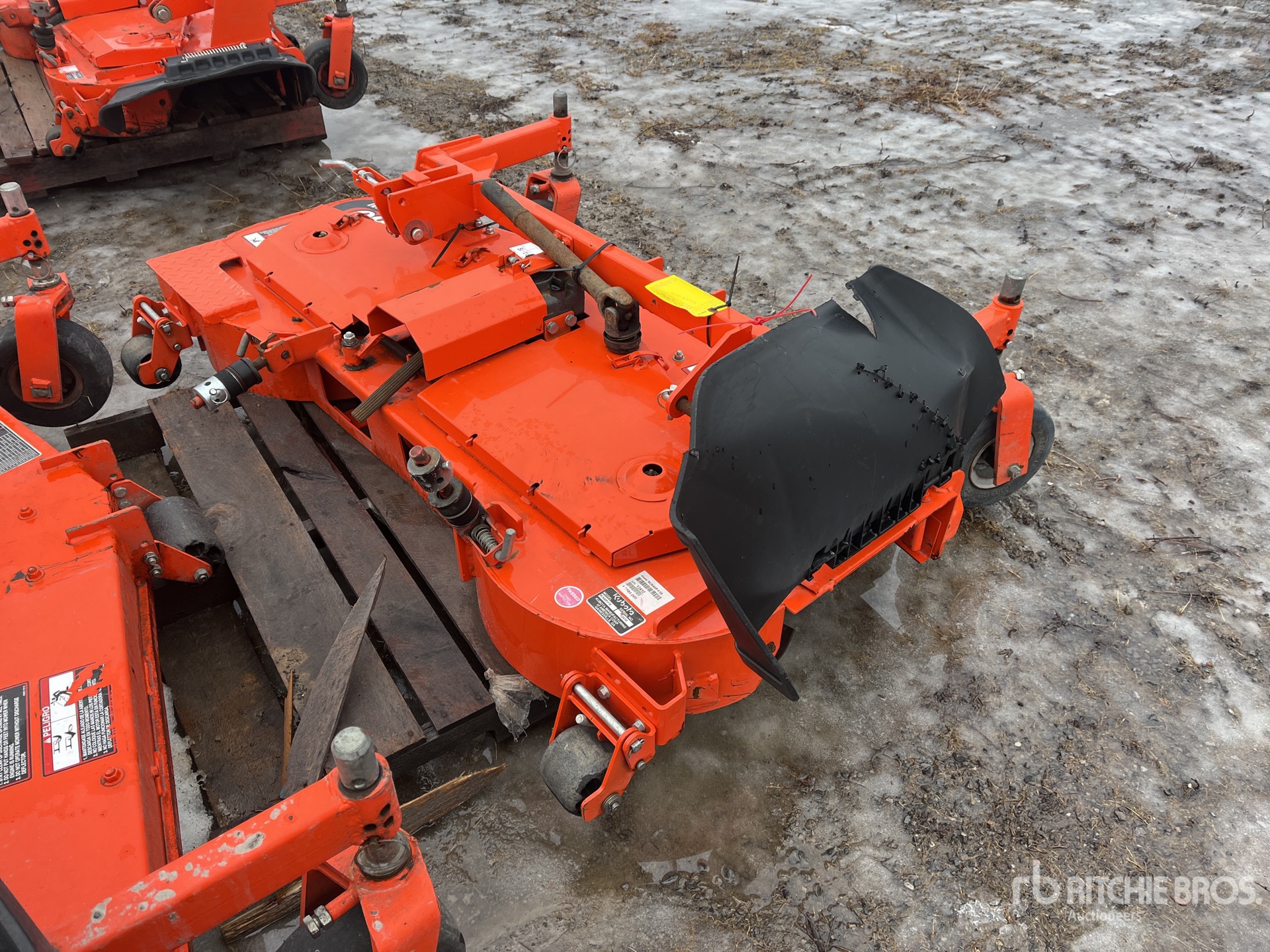 Kubota RCK60P-F39 60 in To fit on Kubota F2690 Divers - Équipement d ...