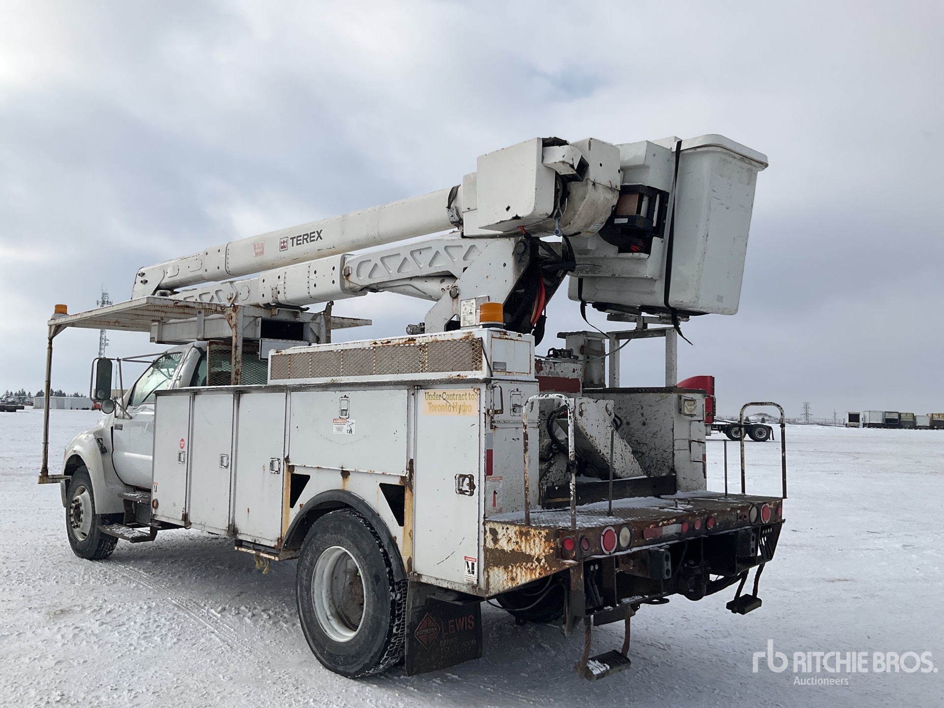 2005 Terex Hi-Ranger HRX-55 55 ft on 2007 Ford F-750 XL 4x2 Bucket Truck | Ritchie Bros. Auctioneers