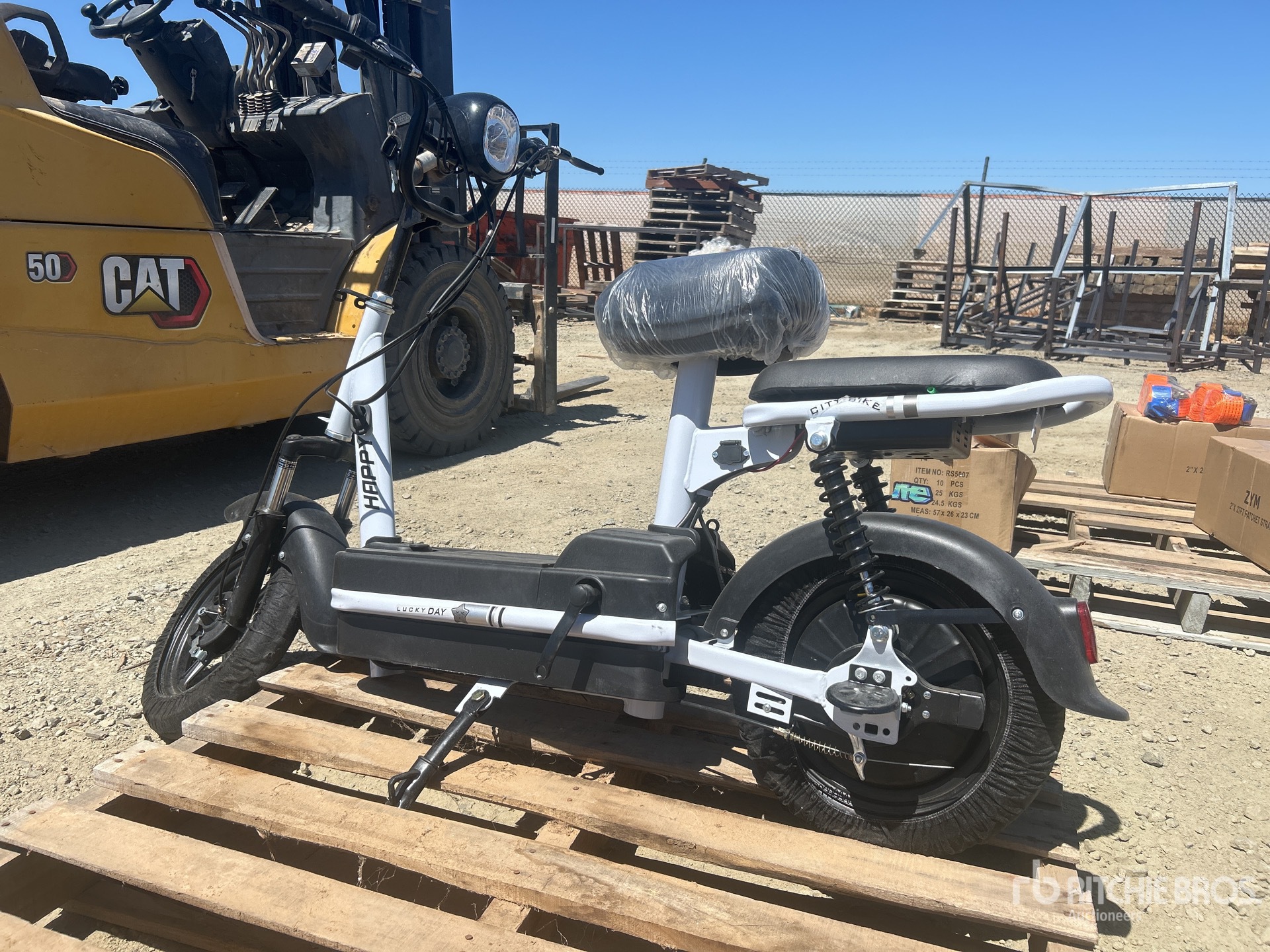 2025 Future FT-E350 Electric Bicyclette (Unused) | Ritchie Bros. Auctioneers