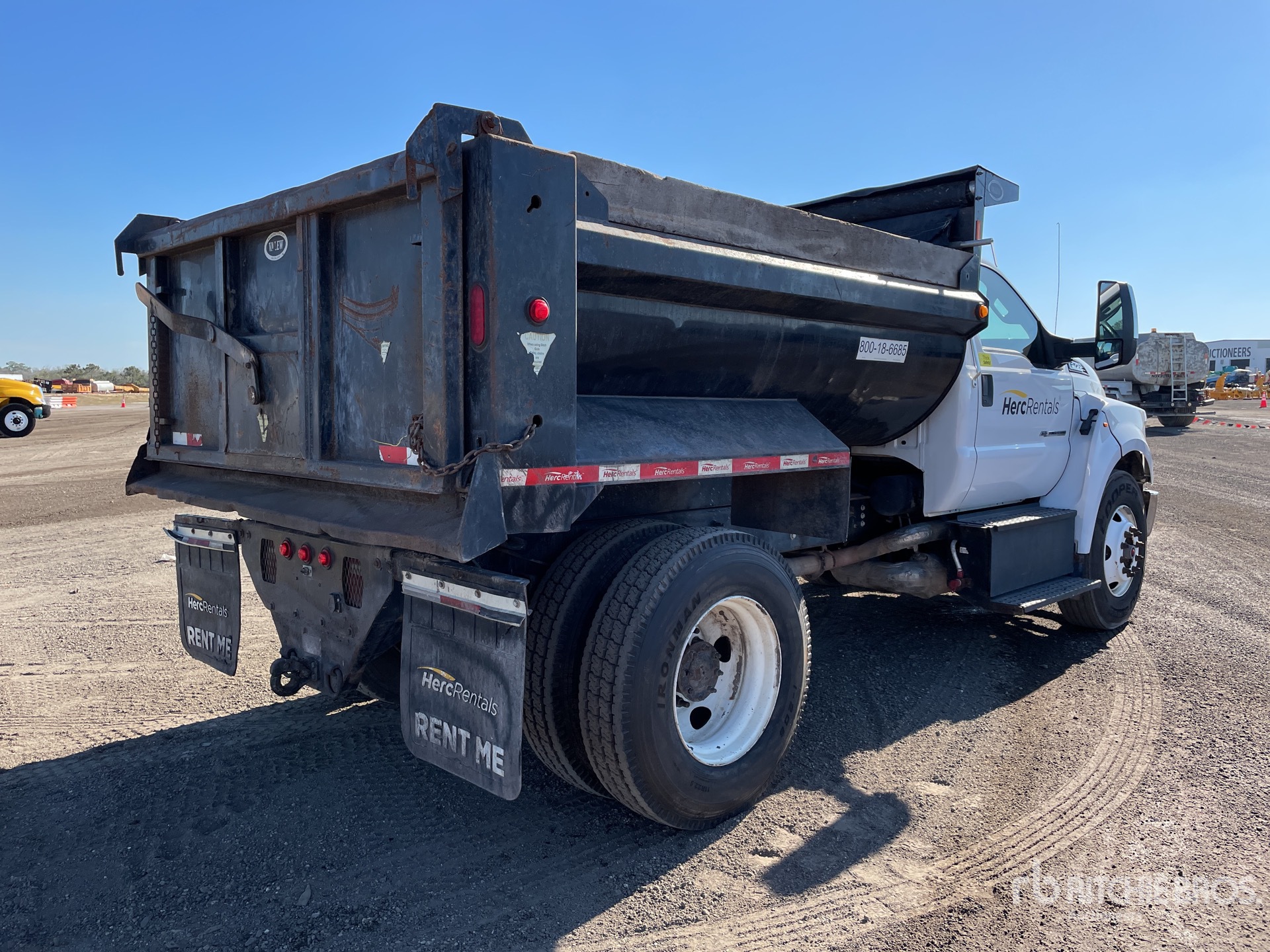 2017 Ford F-750 4x2 Camion à benne essieu simple | Ritchie Bros. Auctioneers