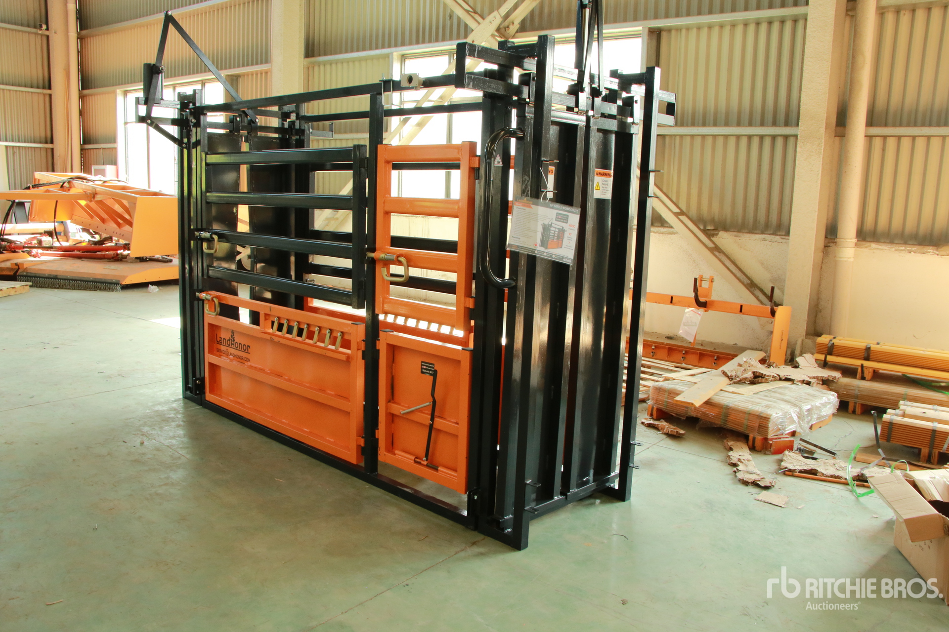 2024 Landhonor LHR-CSC10 Cattle Squeeze Chute | Ritchie Bros. Auctioneers
