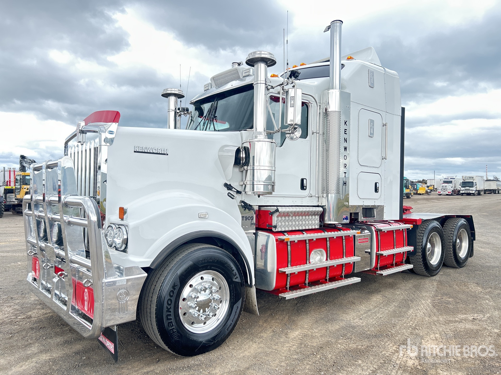 2022 Kenworth T909 6x4 Sleeper Prime Mover | Ritchie Bros. Auctioneers