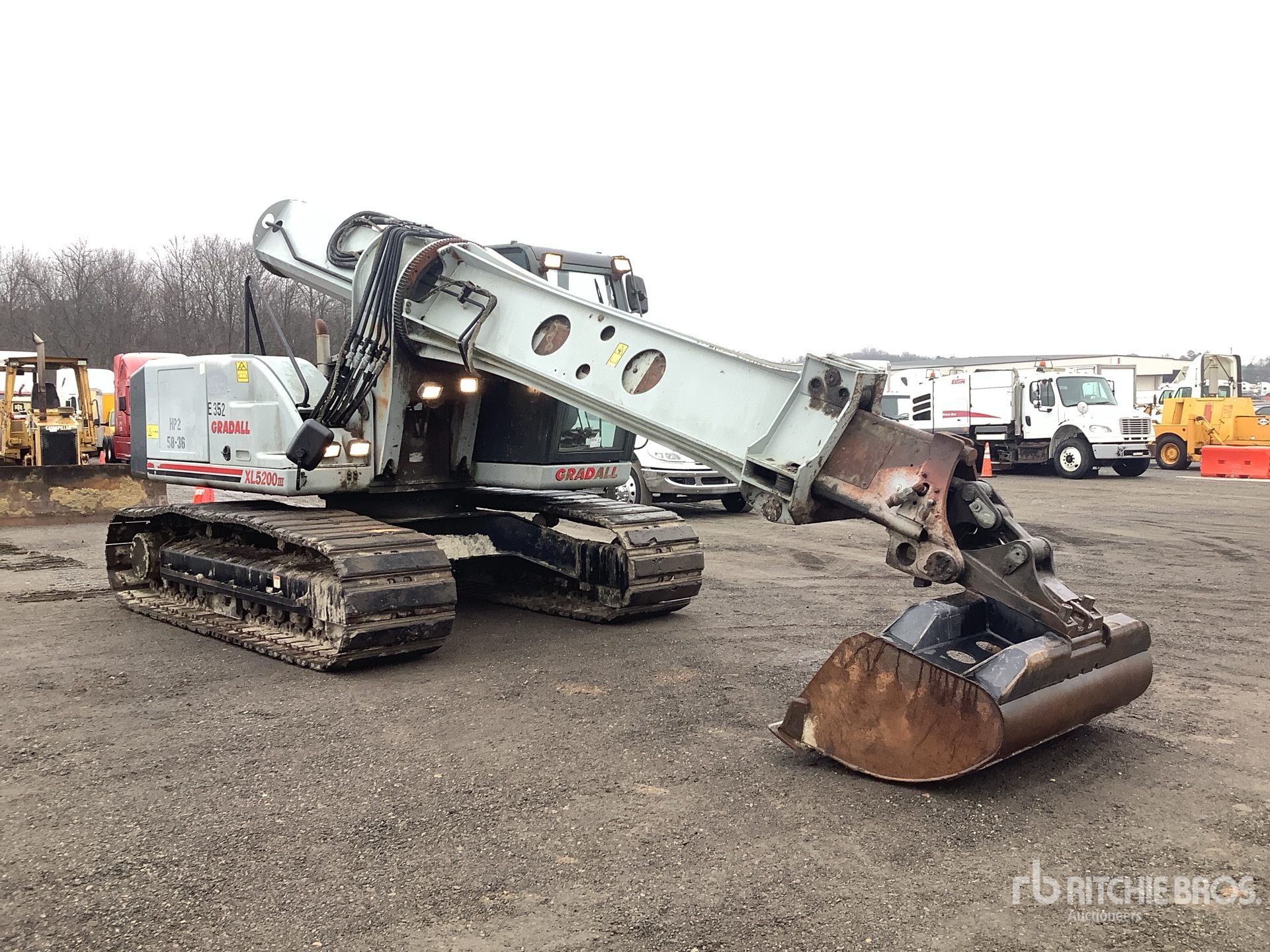 2009 Gradall XL5200 III Tracked Excavator | Ritchie Bros. Auctioneers