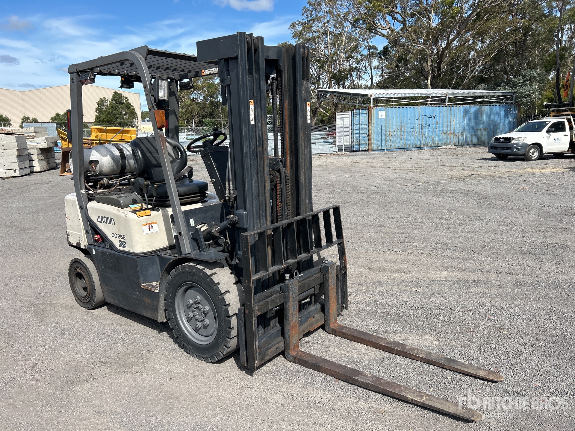 2005 Crown CG25E-3 Forklift | Ritchie Bros. Auctioneers