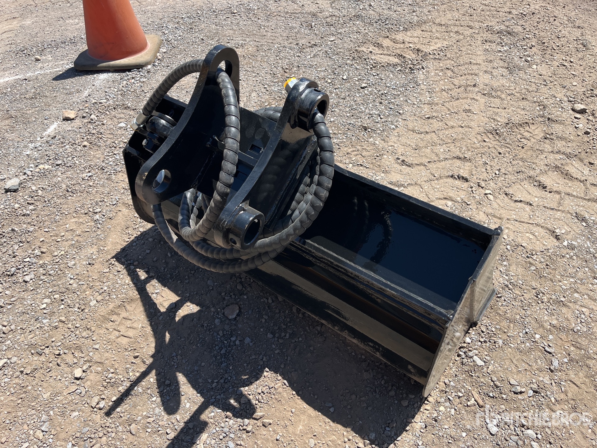 2025 Future FT-3T 800 mm Hydraulic Tilting Excavator Bucket - Fits 3 ...