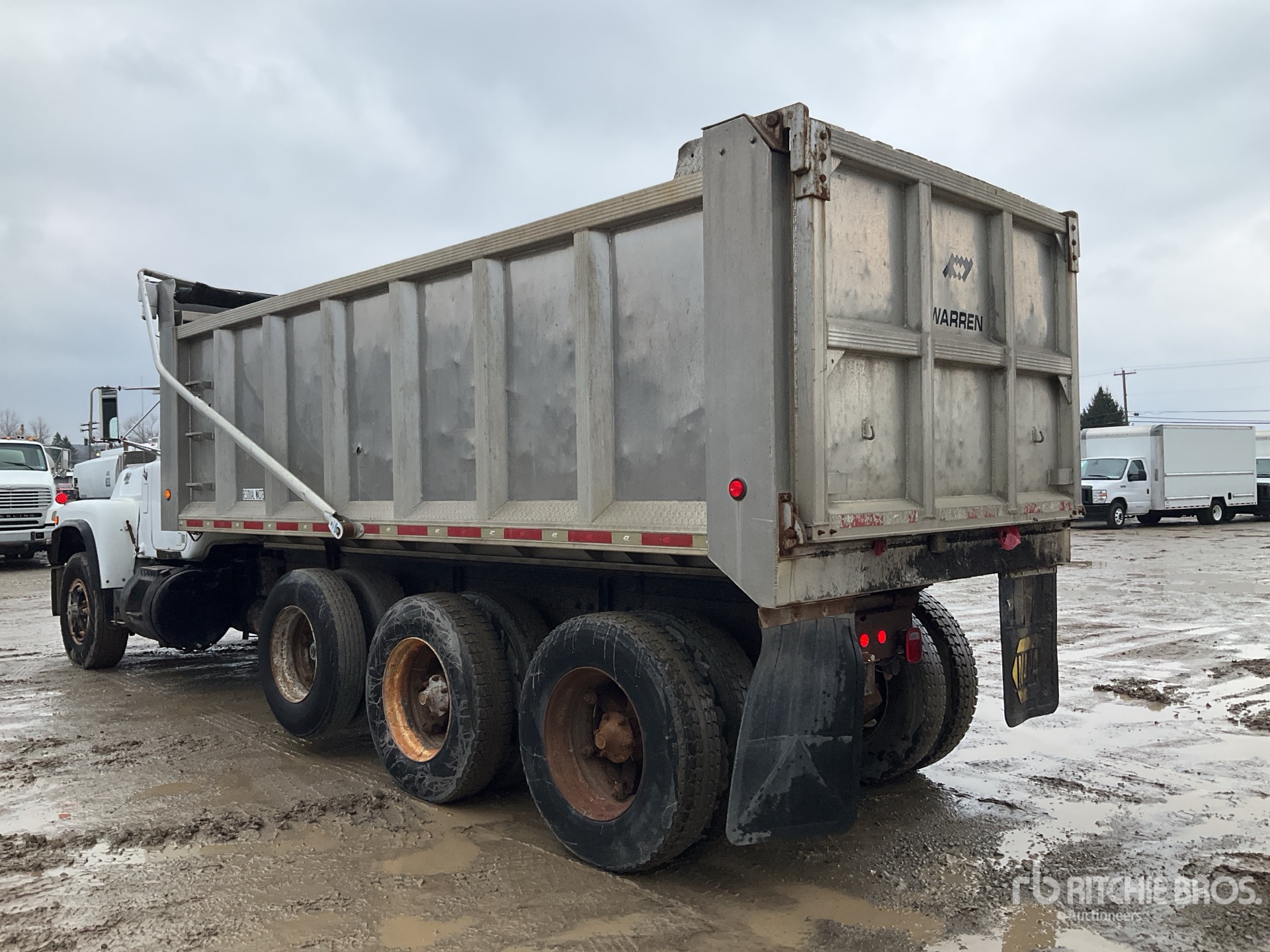 1984 Mack RD688S Econodyne 8x4 Tri/A Dump Truck | Ritchie Bros. Auctioneers