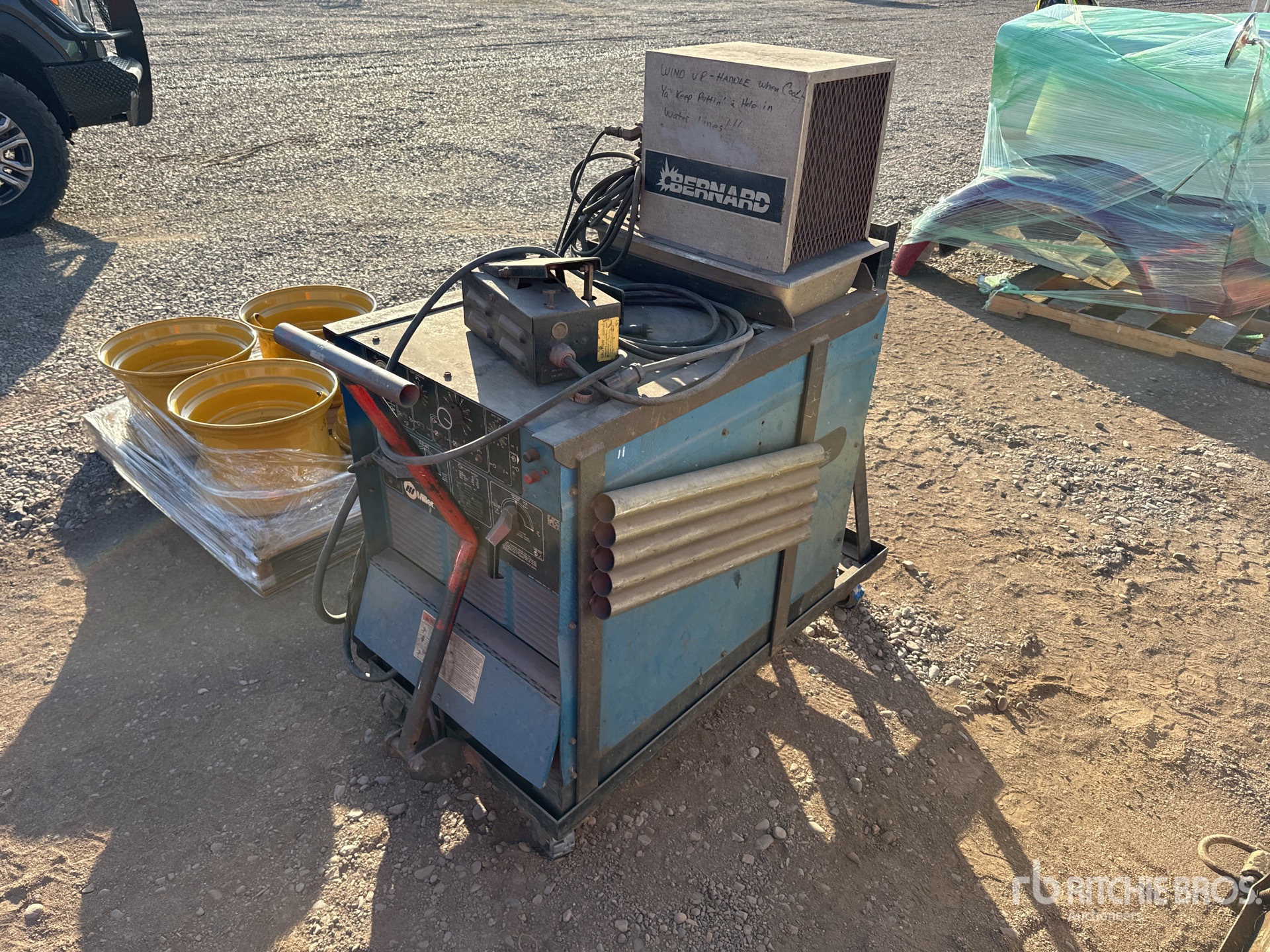 Miller 330ST Aircrafter 300 A Mobile Multi-Process Electric Welder ...