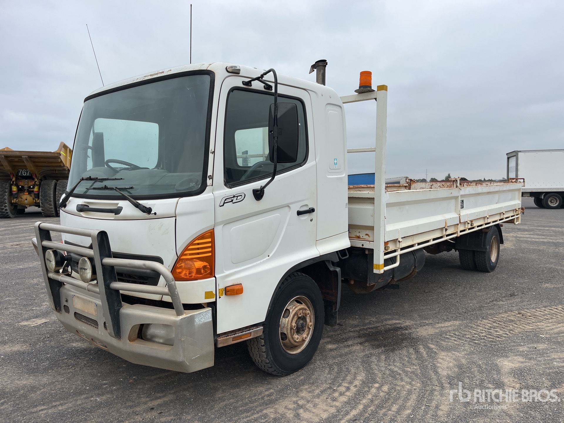 2004 Hino FD1J 4x2 Tipper Truck | Ritchie Bros. Auctioneers