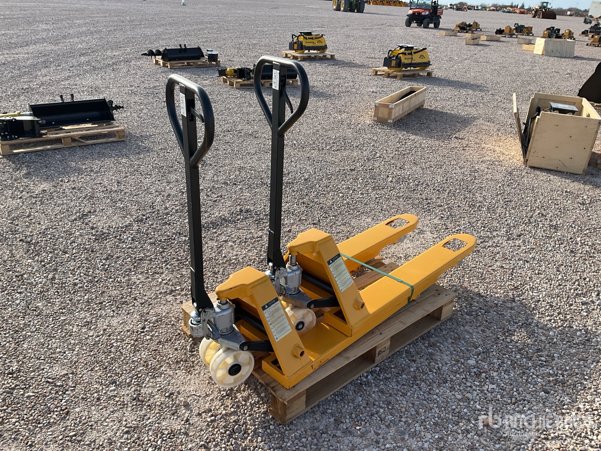 2024 Transpallet BD20 2000 kg Quantity of (2) Manual Pallet Jack ...