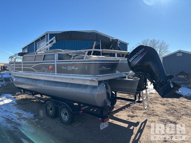Sun Tracker Fishin' Barge 22 DLX Pontoon Boat w/2015 TrailStar SP2022T ...