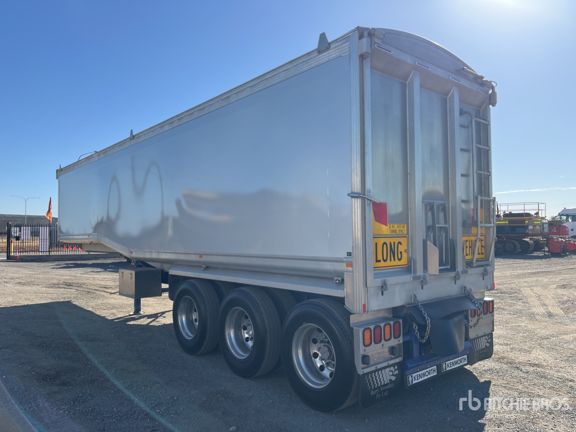 2024 Barry Stoodley 10.4 m Tri/A Step Deck End Dump Trailer | Ritchie ...