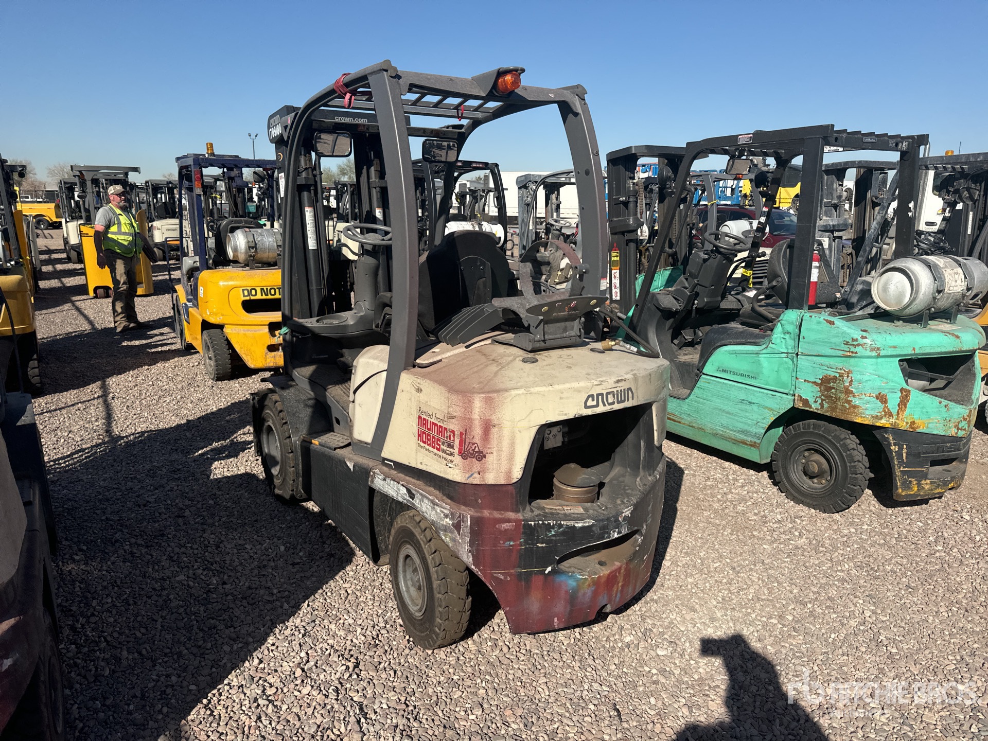 2022 Crown C-51050-50 Pneumatic Tire Chariot Élévateur | Ritchie Bros. Auctioneers