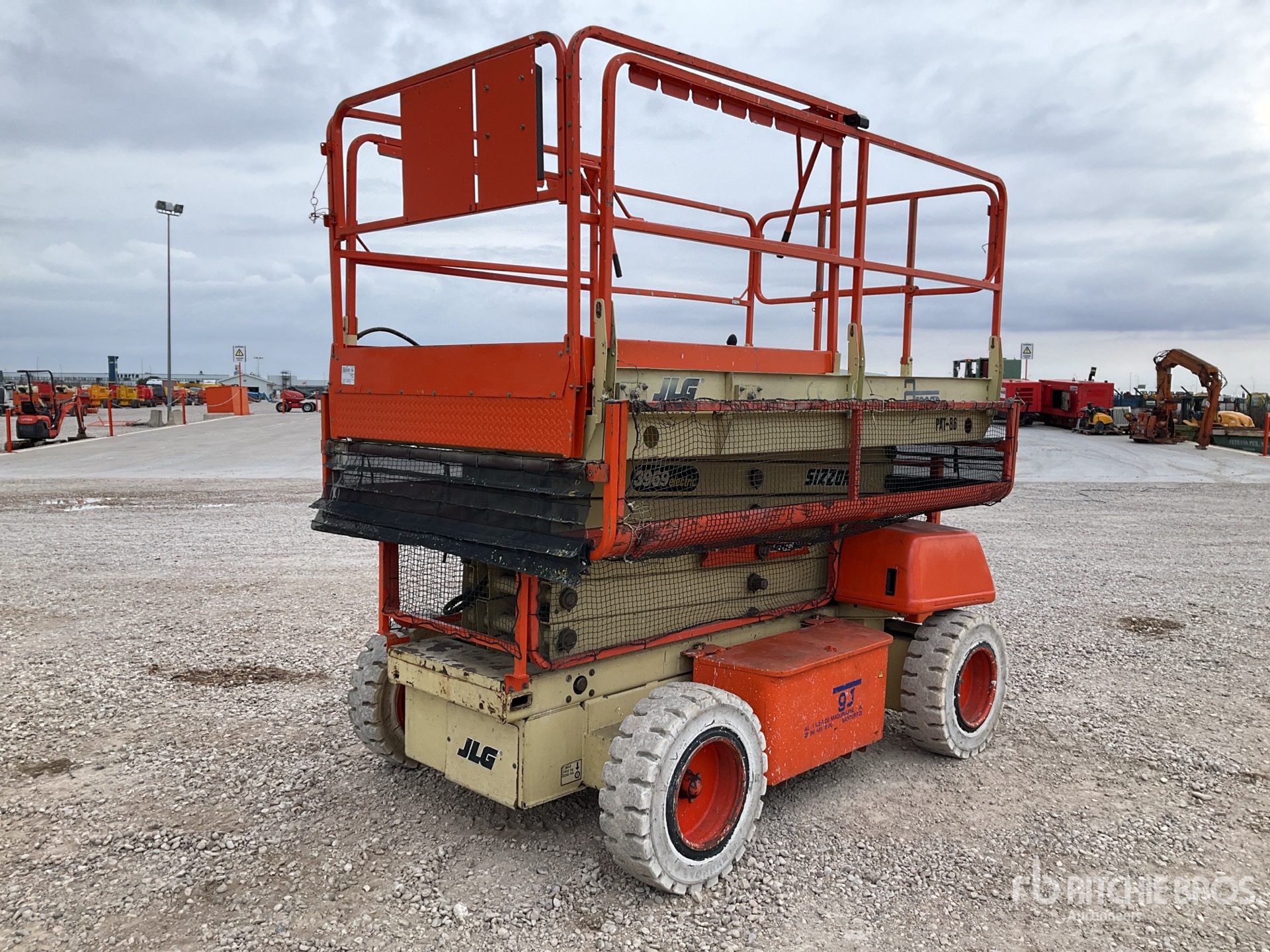 2001 JLG 3969-E Electric Scissor Lift | Ritchie Bros. Auctioneers