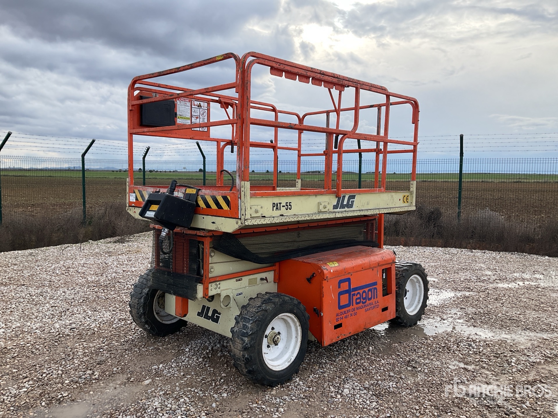 JLG 26MRT Diesel Scissor Lift | Ritchie Bros. Auctioneers
