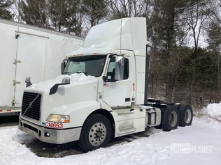 2015 Volvo VNM 6x4 T/A Day Cab Truck Tractor in Dayville, Connecticut ...