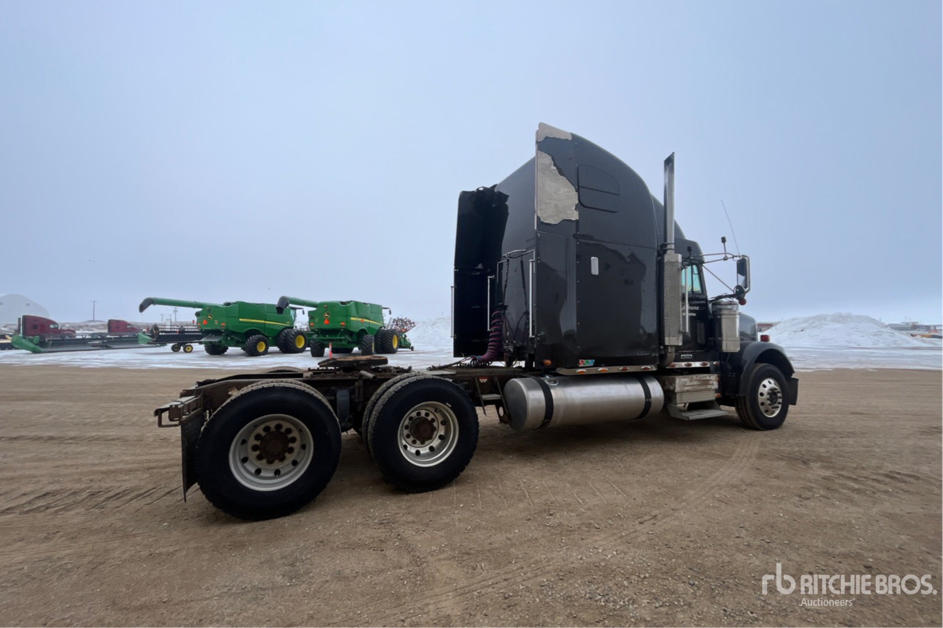 2006 Freightliner Classic 6x4 T/A Sleeper Truck Tractor | Ritchie Bros ...