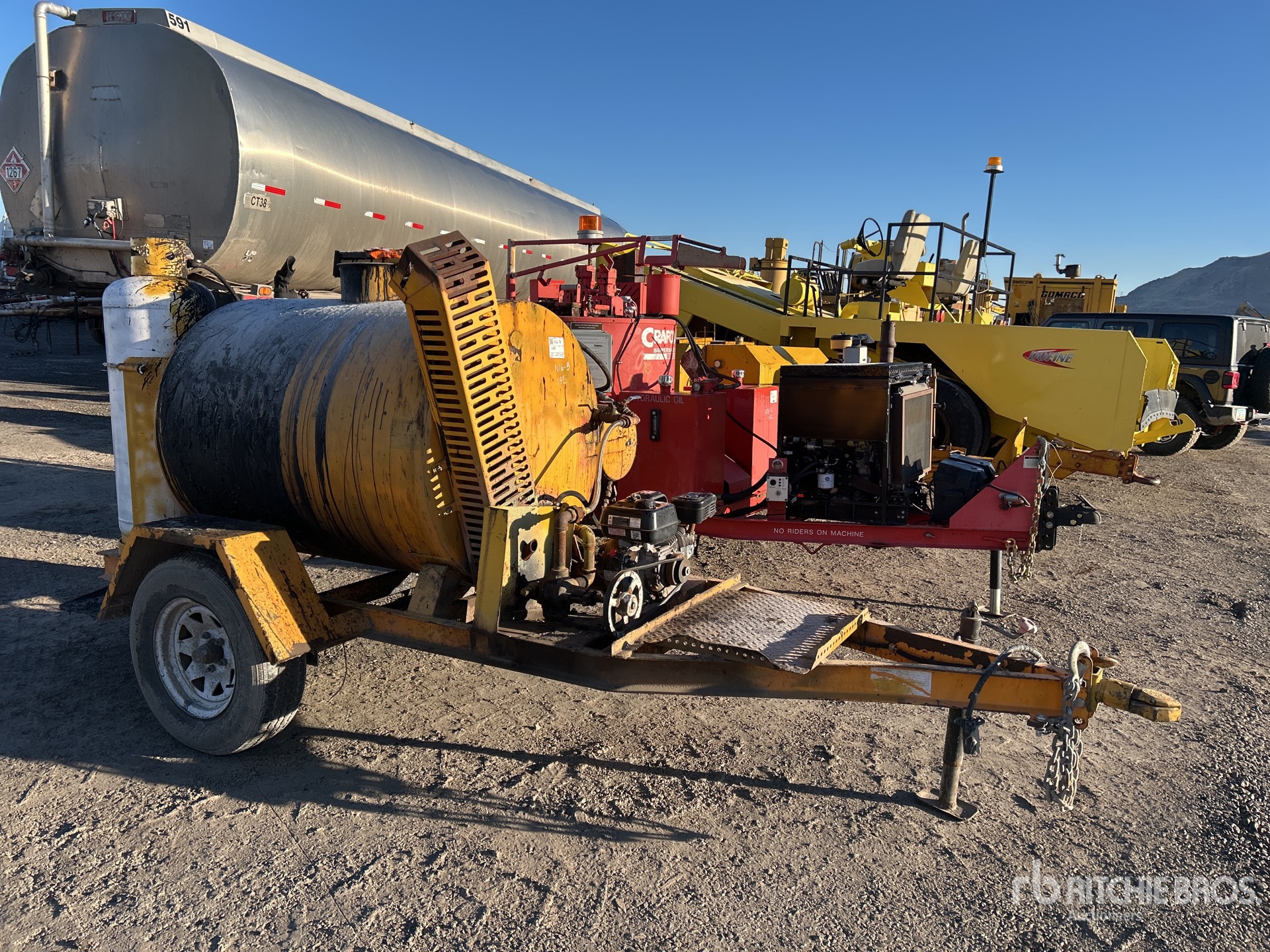 2016 Diamond PM230T S/A Asphalt Distributor Trailer | Ritchie Bros ...