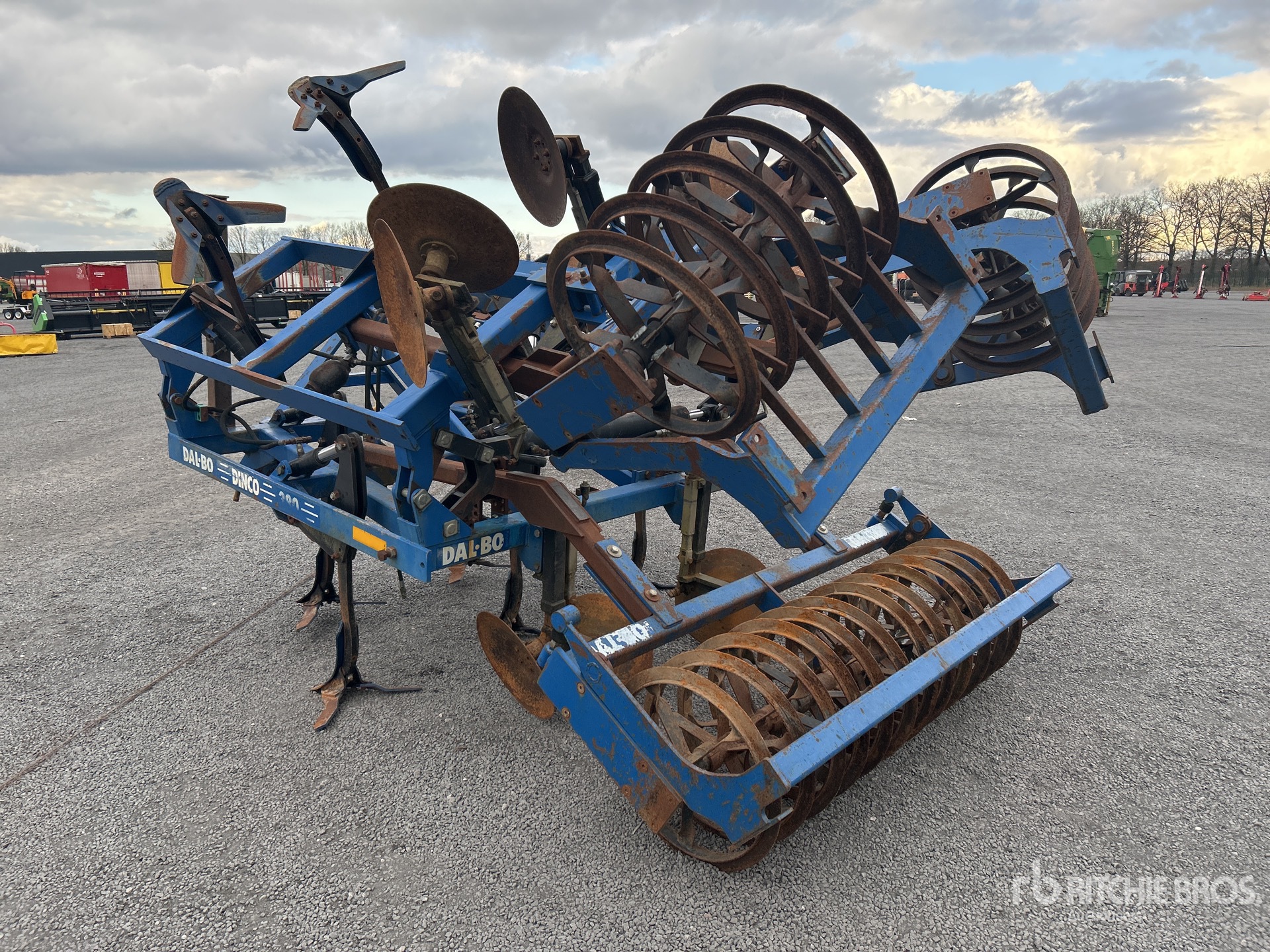 2002 Dalbo Dinco 470 Cultivator | Ritchie Bros. Auctioneers