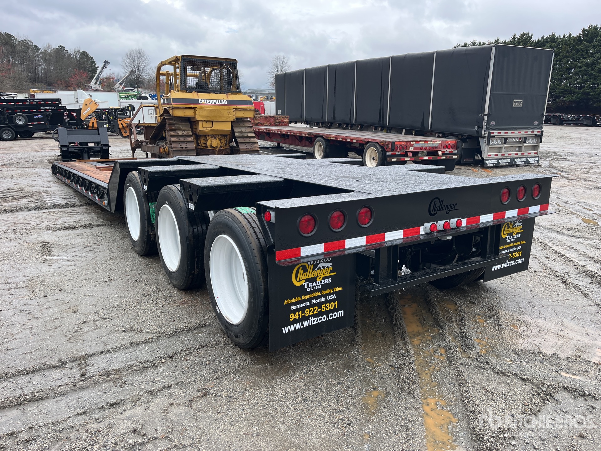 2025 Witzco RG-52 Tri/A Removable Gooseneck Remorque Surbaissée | Ritchie Bros. Auctioneers