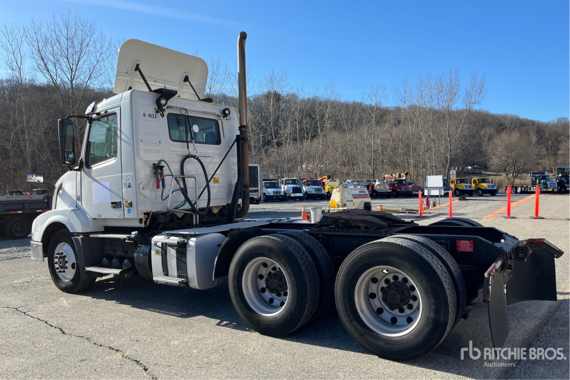 2014 Volvo VNL 6x4 T/A Day Cab Truck Tractor | Ritchie Bros. Auctioneers
