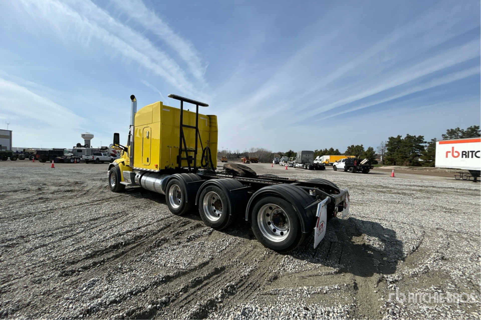 2020 Peterbilt 567 8x6 Tri/A Sleeper Truck Tractor | Ritchie Bros ...