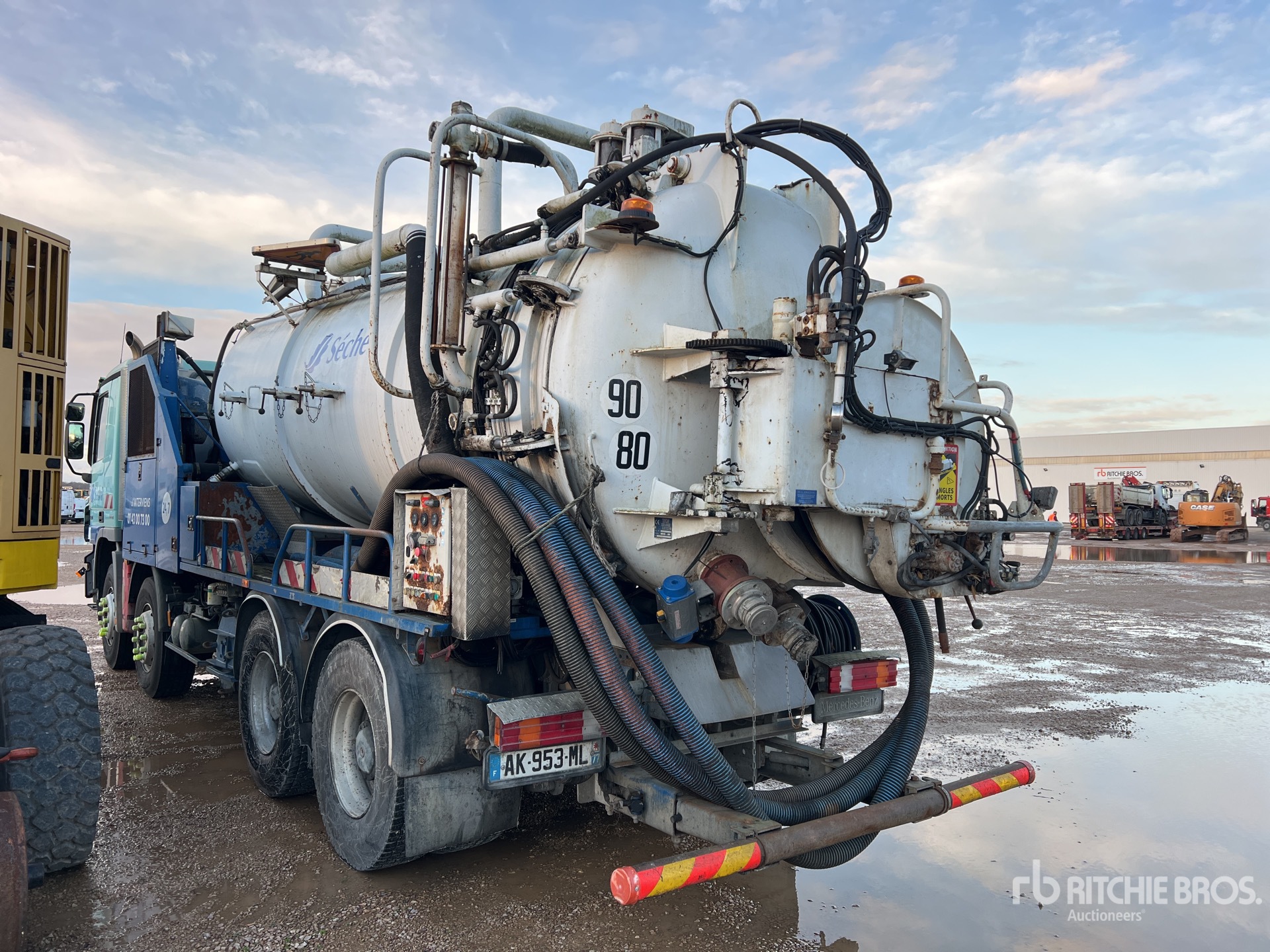 1989 J Huwer on 2008 Mercedes-Benz Actros 3241 8x4 Camion Hydraucureur ...