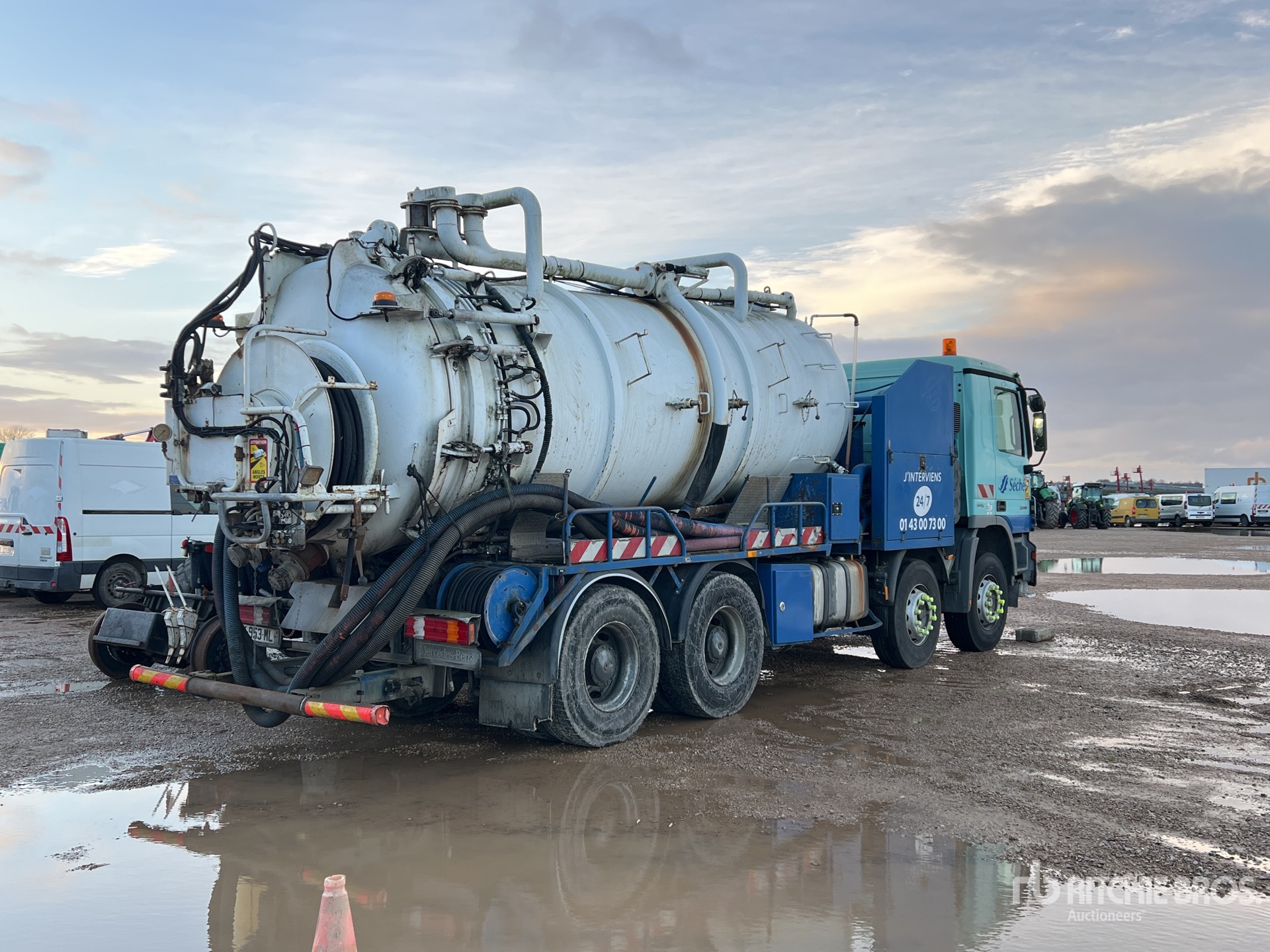 1989 J Huwer on 2008 Mercedes-Benz Actros 3241 8x4 Camion Hydraucureur ...