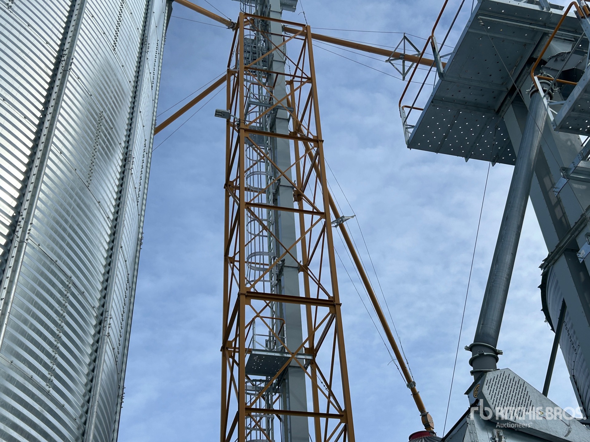 2018 GSI 25P16 95 ft Dry Leg Bucket Elevator | Ritchie Bros. Auctioneers