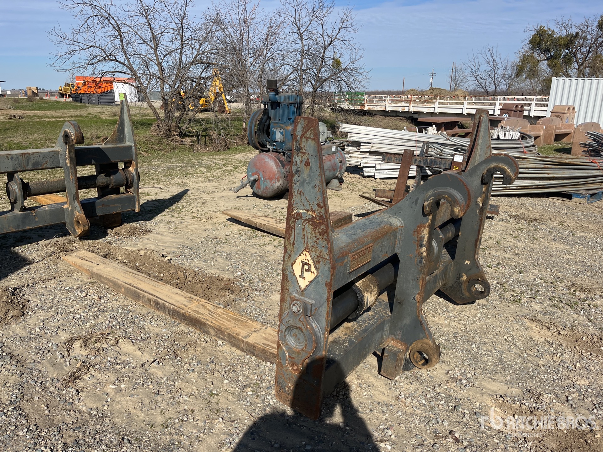 Pemberton 93 in Wheel Loader Forks - Fits Volvo 150H | Ritchie Bros ...